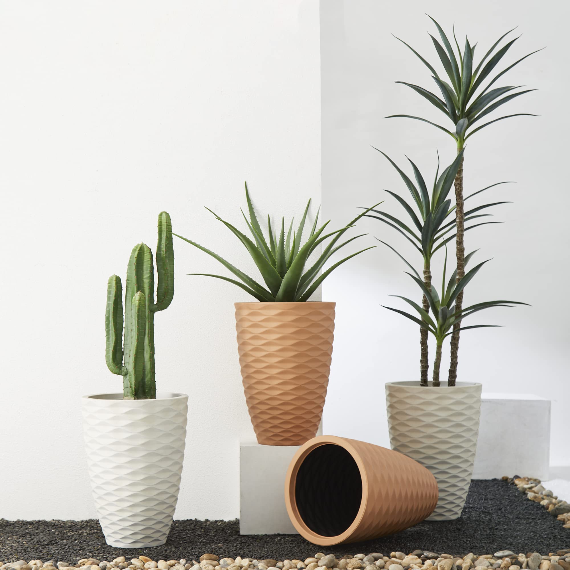 Glitzhome Outdoor Polyresin Planter Set of 2, Modern Decor Large Tall Gardening Containers Flower Pots, Sand Beige