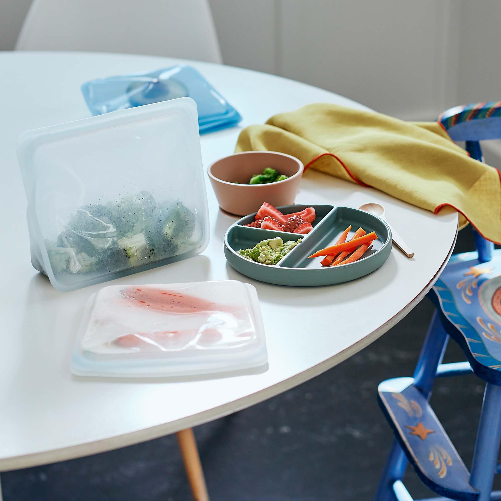 Stasher Platinum Silicone Food Grade Reusable Storage Bag, Clear (Bundle 4-Pack Large) | Reduce Single-Use Plastic | Cook, Store, Sous Vide, or Freeze | Leakproof, Dishwasher-Safe, Eco-friendly