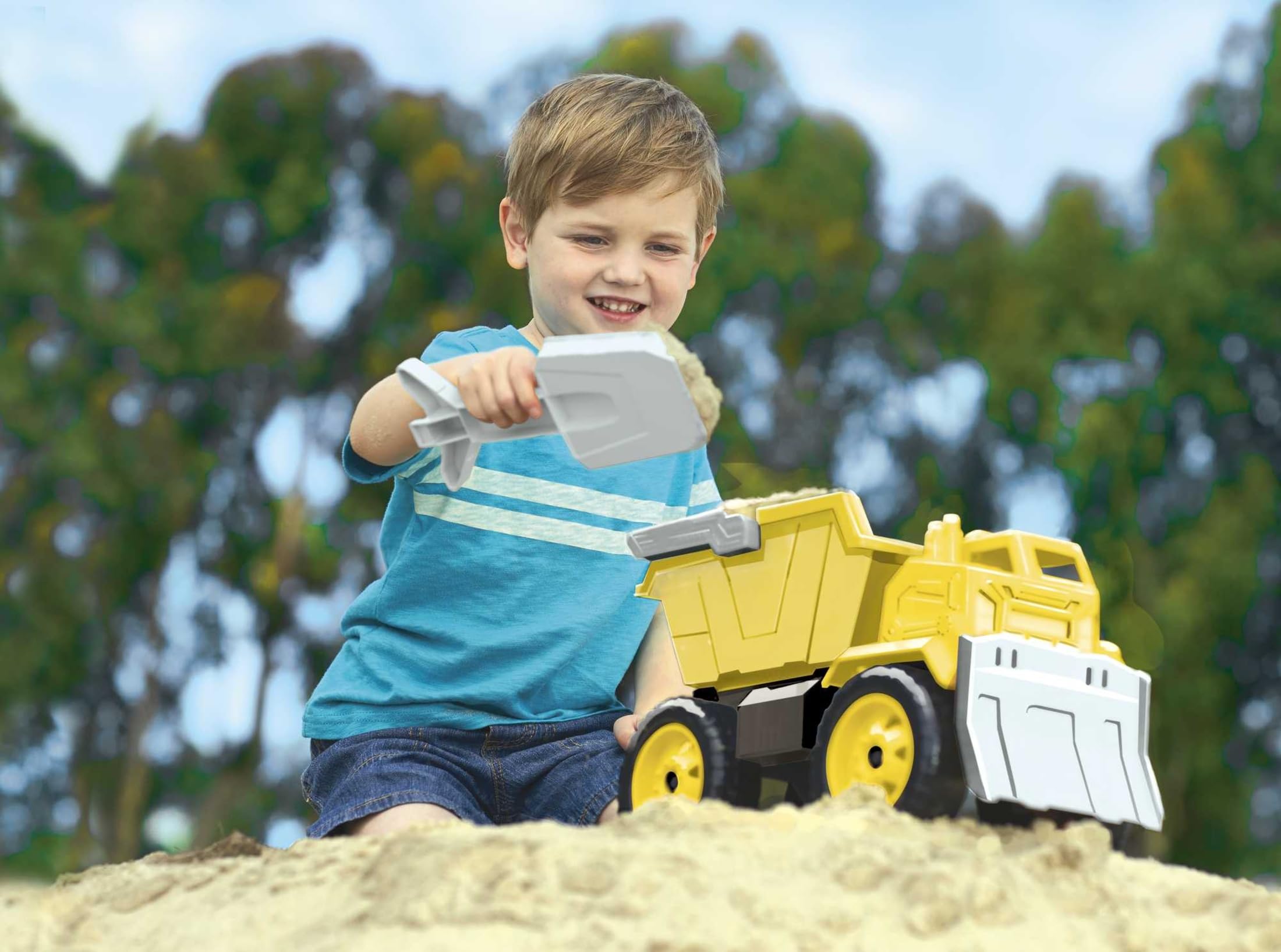 Matchbox Large-Scale Sand Truck with 5 Die-Cast Toy Construction Vehicles in 1:64 Scale, Indoor & Outdoor Play Multicolor