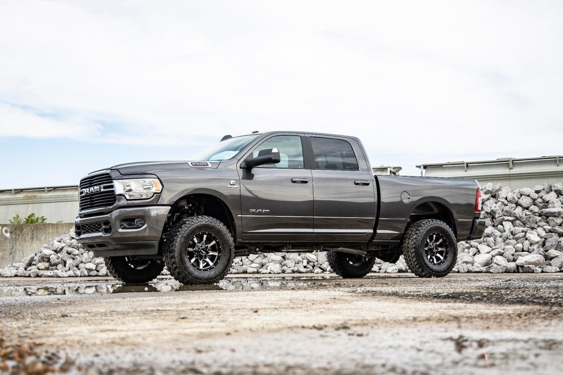 Rough Country 2.5" Leveling Kit for 14-24 Ram 2500 | 13-24 Ram 3500 4WD - 37730A