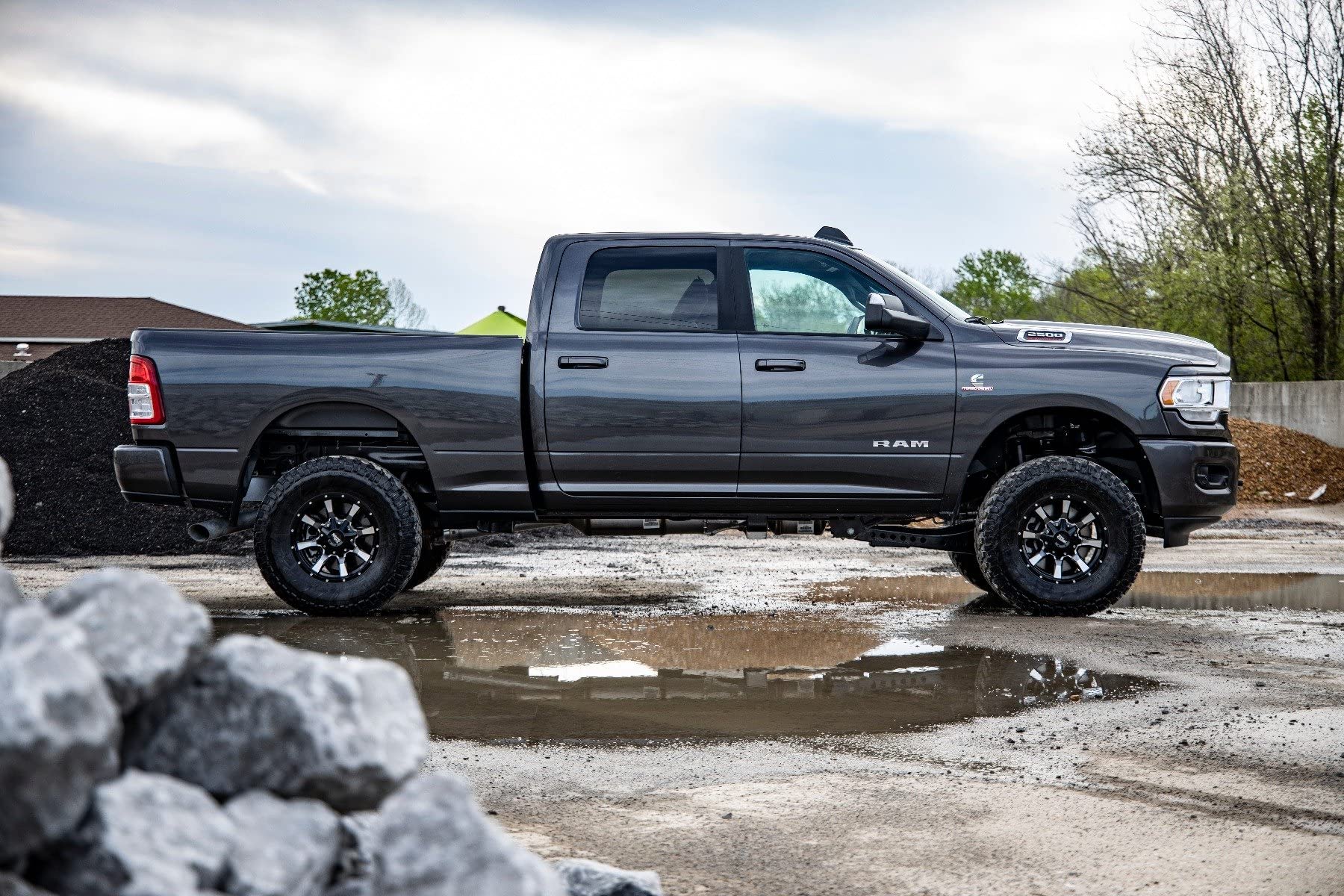 Rough Country 2.5" Leveling Kit for 14-24 Ram 2500 | 13-24 Ram 3500 4WD - 37730A