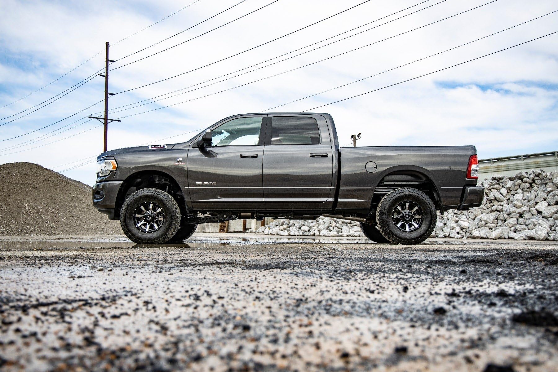 Rough Country 2.5" Leveling Kit for 14-24 Ram 2500 | 13-24 Ram 3500 4WD - 37730A
