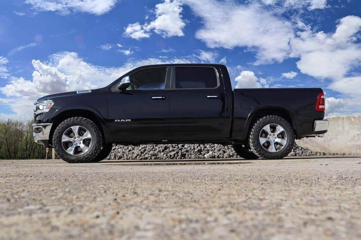 Rough Country 2" Leveling Kit for 2019-2024 Ram 1500 4WD | Air Ride - 31012