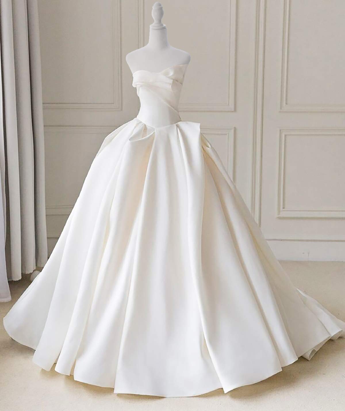 Female Dress Form Mannequin Torso Body with Adjustable Tripod Stand Dress Jewelry Display (White)
