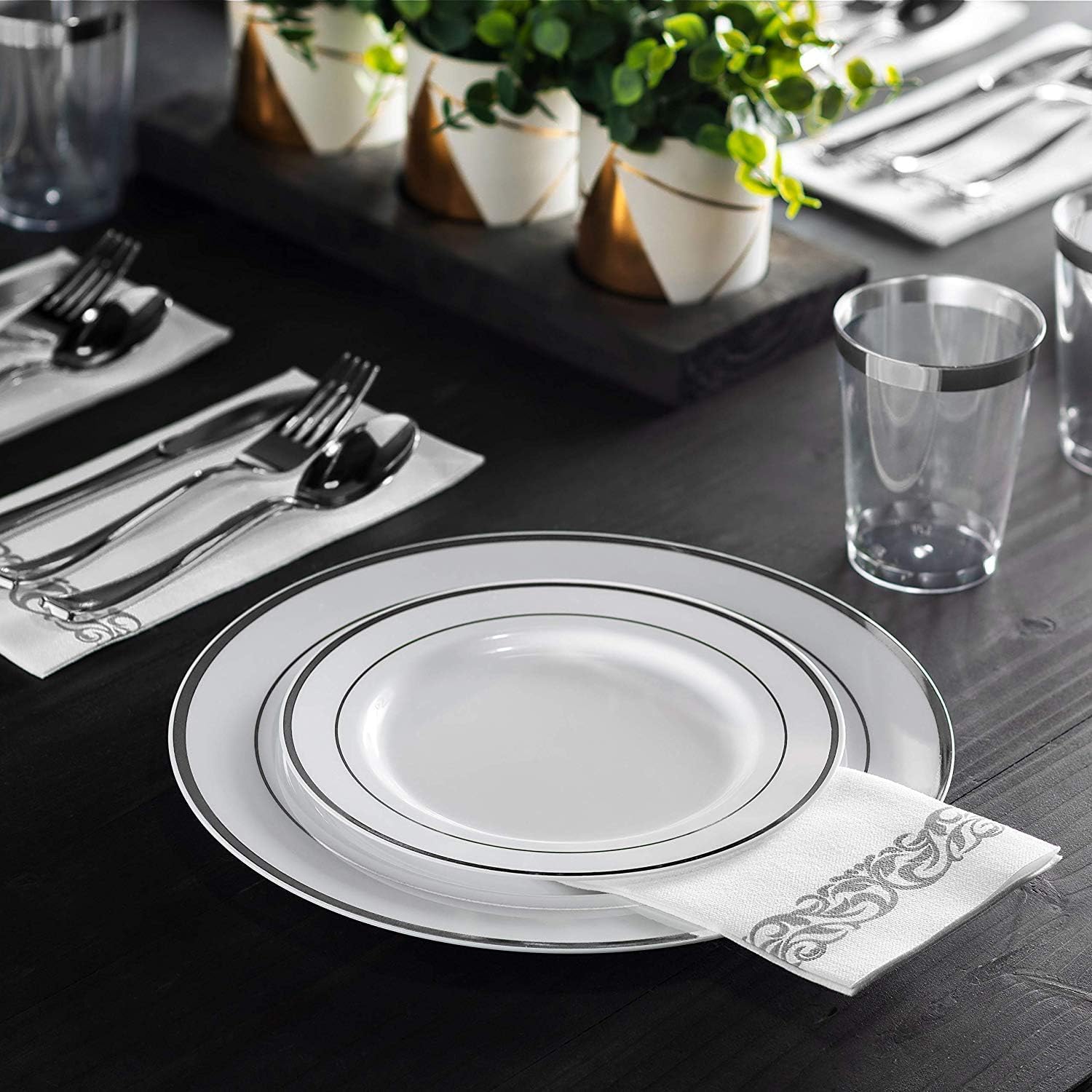 Munfix 100 Silver Plastic Plates Set, 10.25 Inch Plastic Dinner Plates, Fancy Disposable Plates, Heavy Duty Party Plates, Elegant Wedding Plates, White with Silver Rim