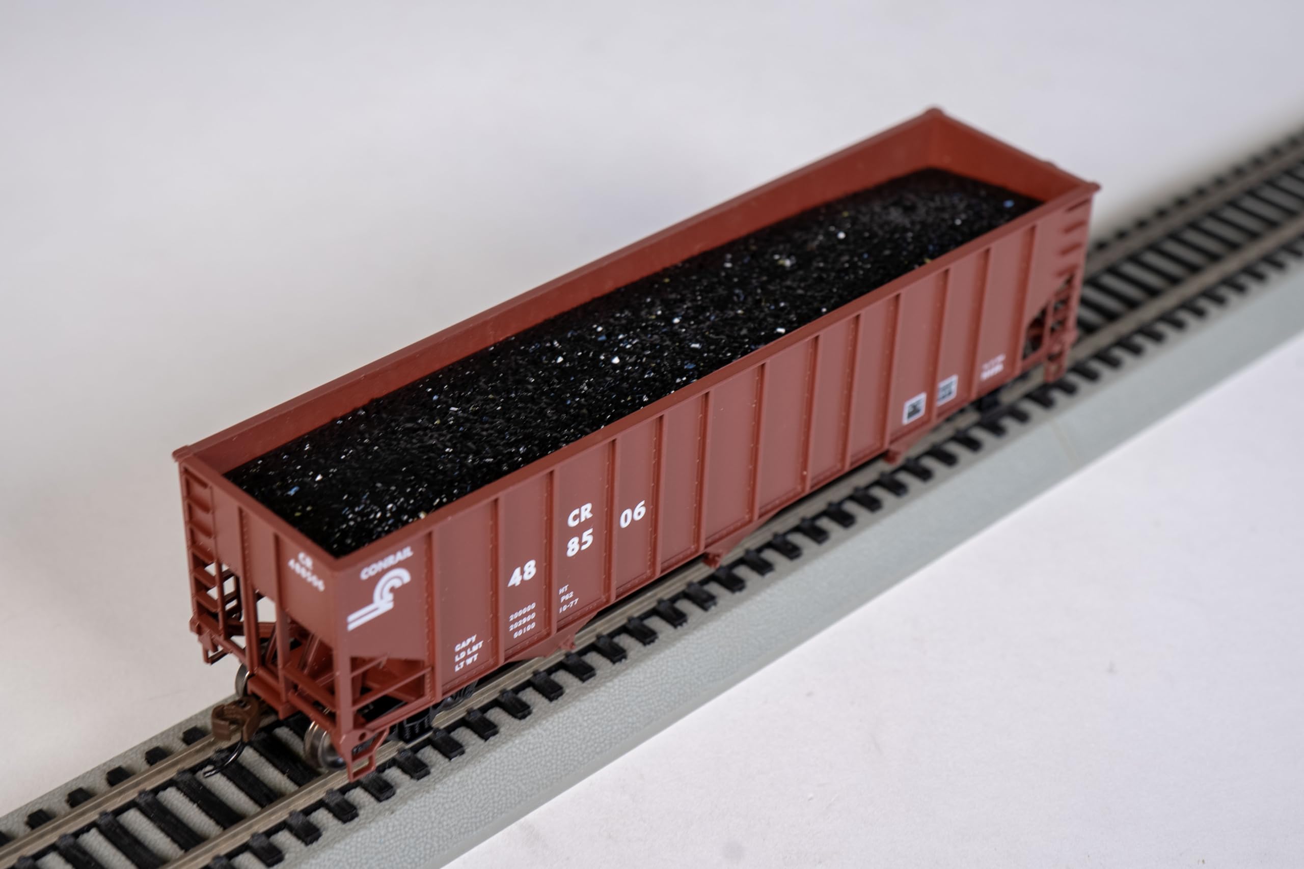 Bethlehem Steel 100-Ton Three-Bay Hopper - CONRAIL #488506 - HO Scale