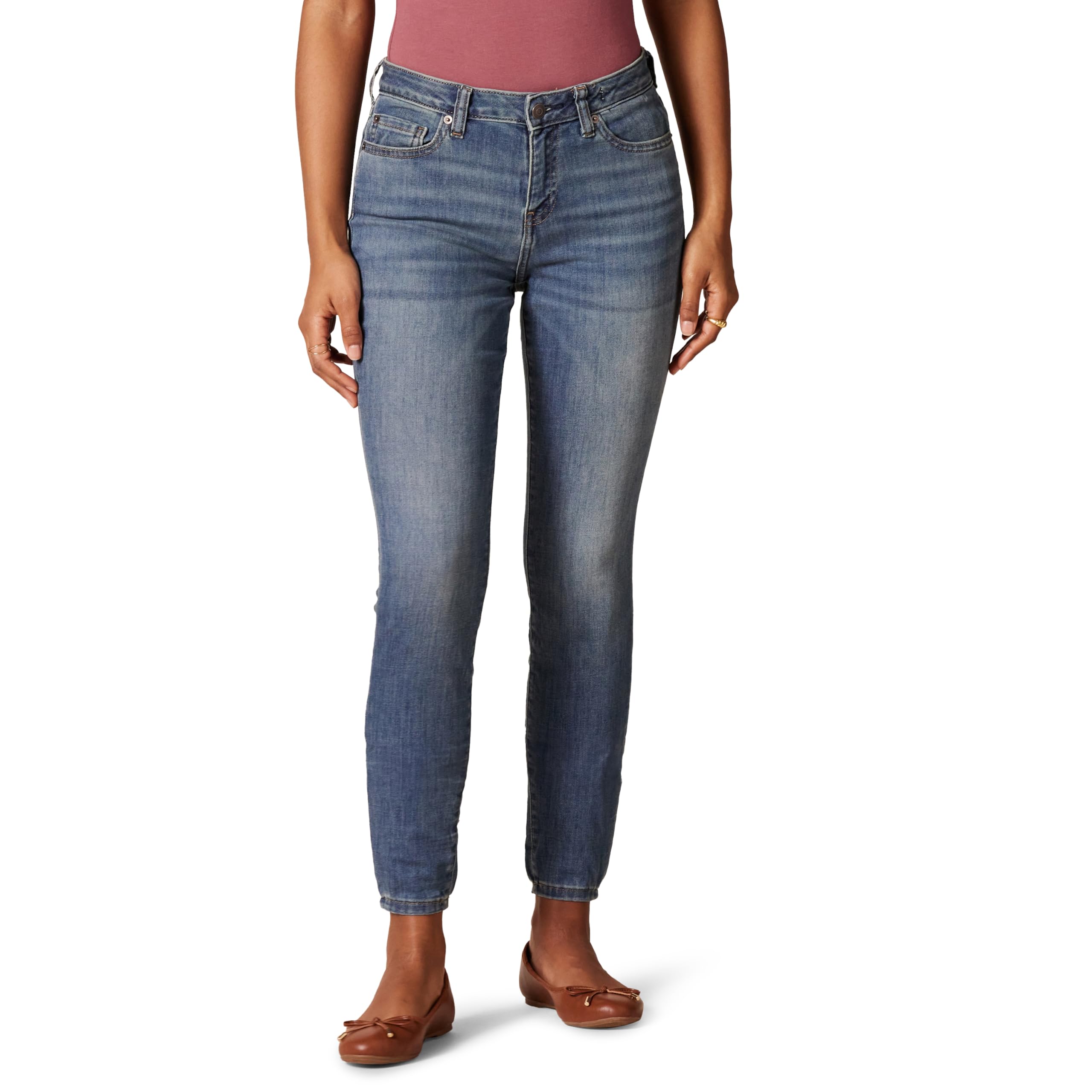 Amazon Essentials Women's Mid Rise Curvy Skinny Jean, Medium Wash, 10