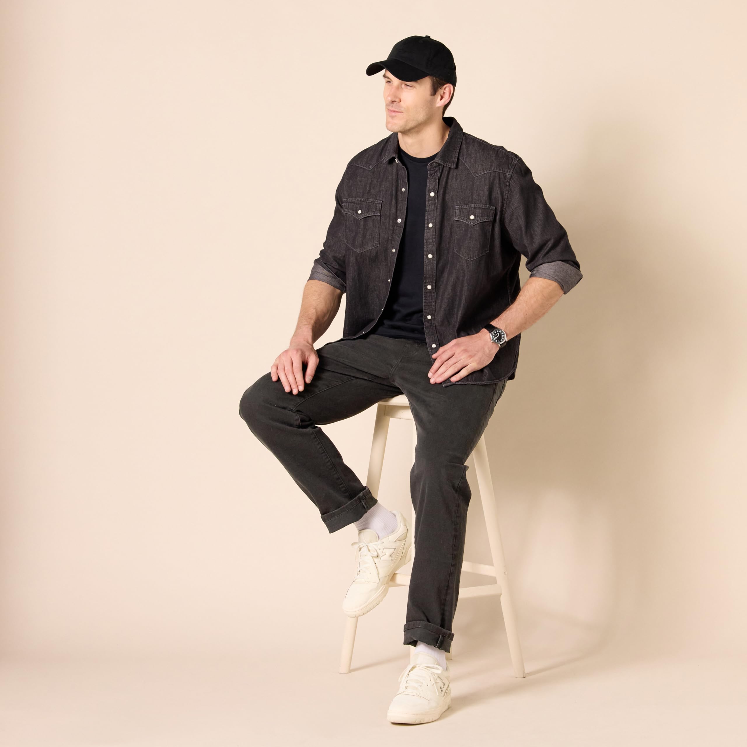 Amazon Essentials Men's Straight-Fit Stretch Jean, Washed Black, 32W x 32L