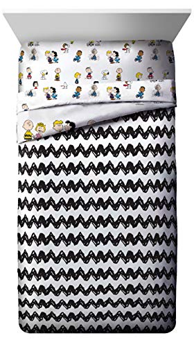 Jay Franco Peanuts Classic Pals 5 Piece Twin Bed Set - Includes Reversible Comforter & Sheet Set - Bedding Features Snoopy & Charlie Brown - Super Soft Fade Resistant Microfiber