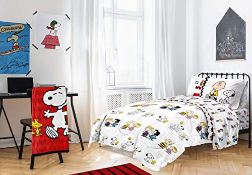 Jay Franco Peanuts Classic Pals 5 Piece Twin Bed Set - Includes Reversible Comforter & Sheet Set - Bedding Features Snoopy & Charlie Brown - Super Soft Fade Resistant Microfiber