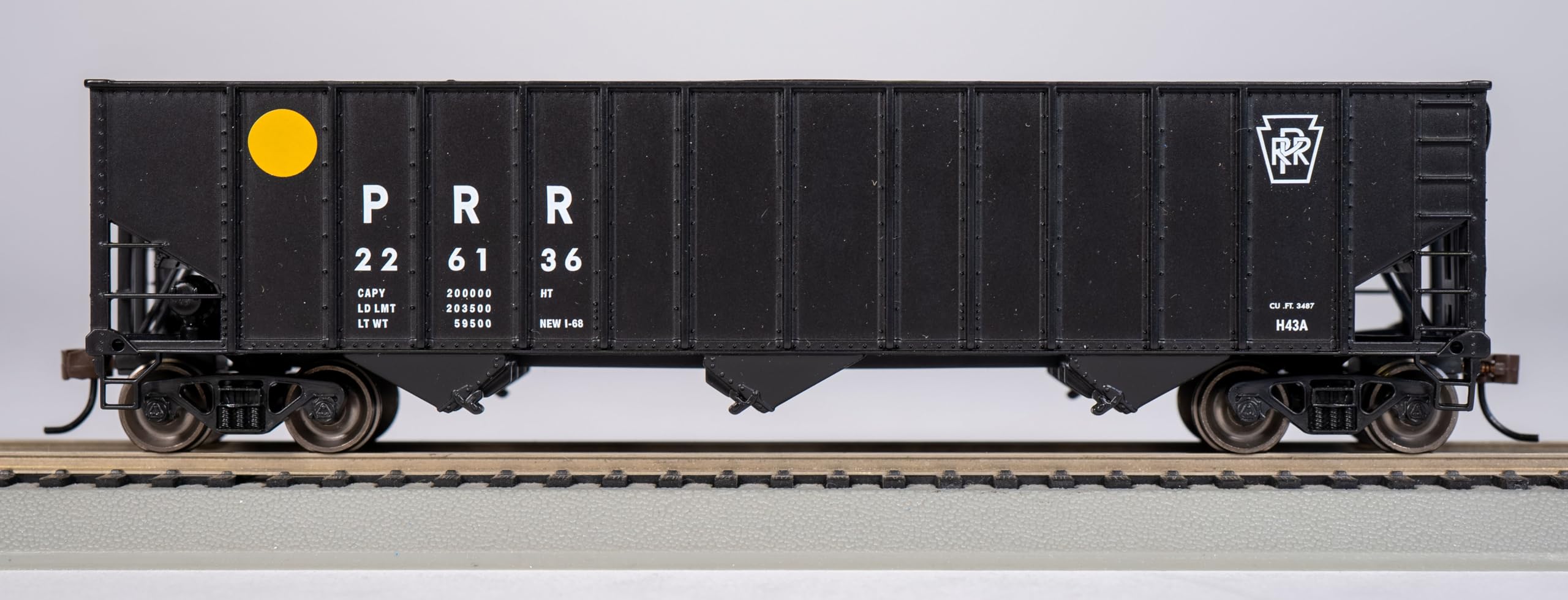 Bethlehem Steel 100-Ton Three-Bay Hopper - Pennsylvania - Yellow Ball #226136 - HO Scale
