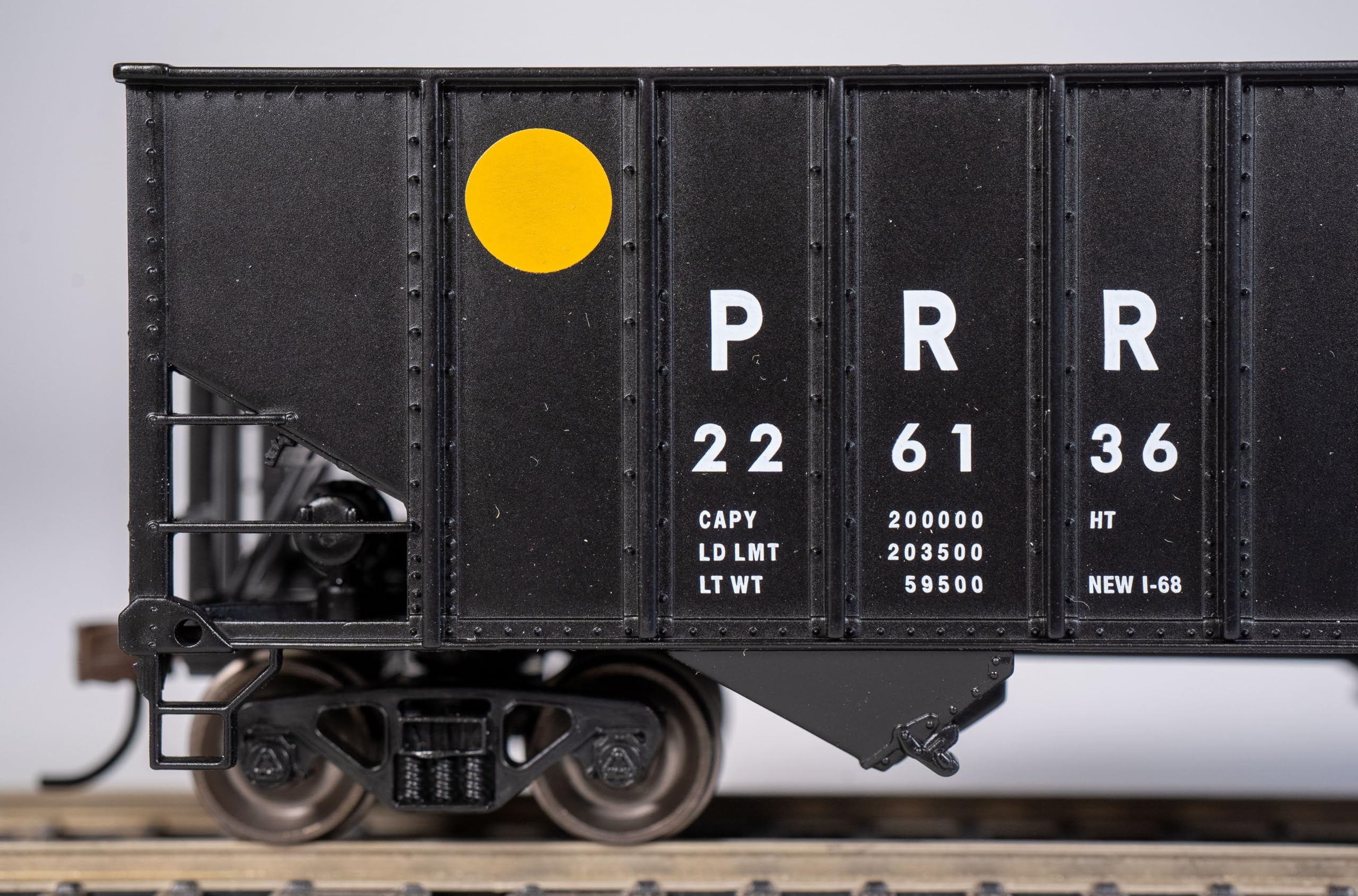 Bethlehem Steel 100-Ton Three-Bay Hopper - Pennsylvania - Yellow Ball #226136 - HO Scale