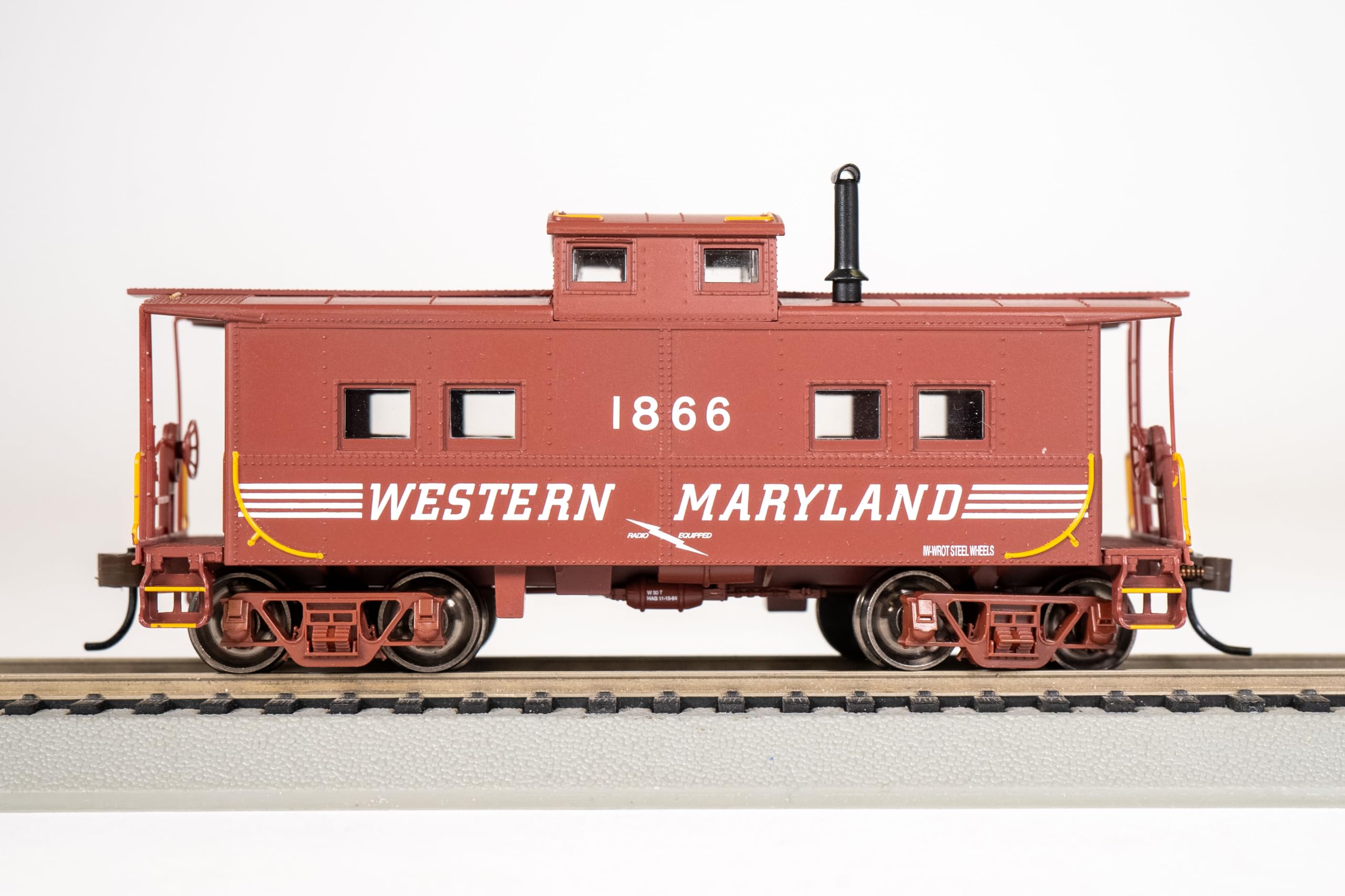 Bachmann Trains Northeast Steel Caboose - Western Maryland #1863 (Speed Lettering) - HO Scale, Protypical Brown