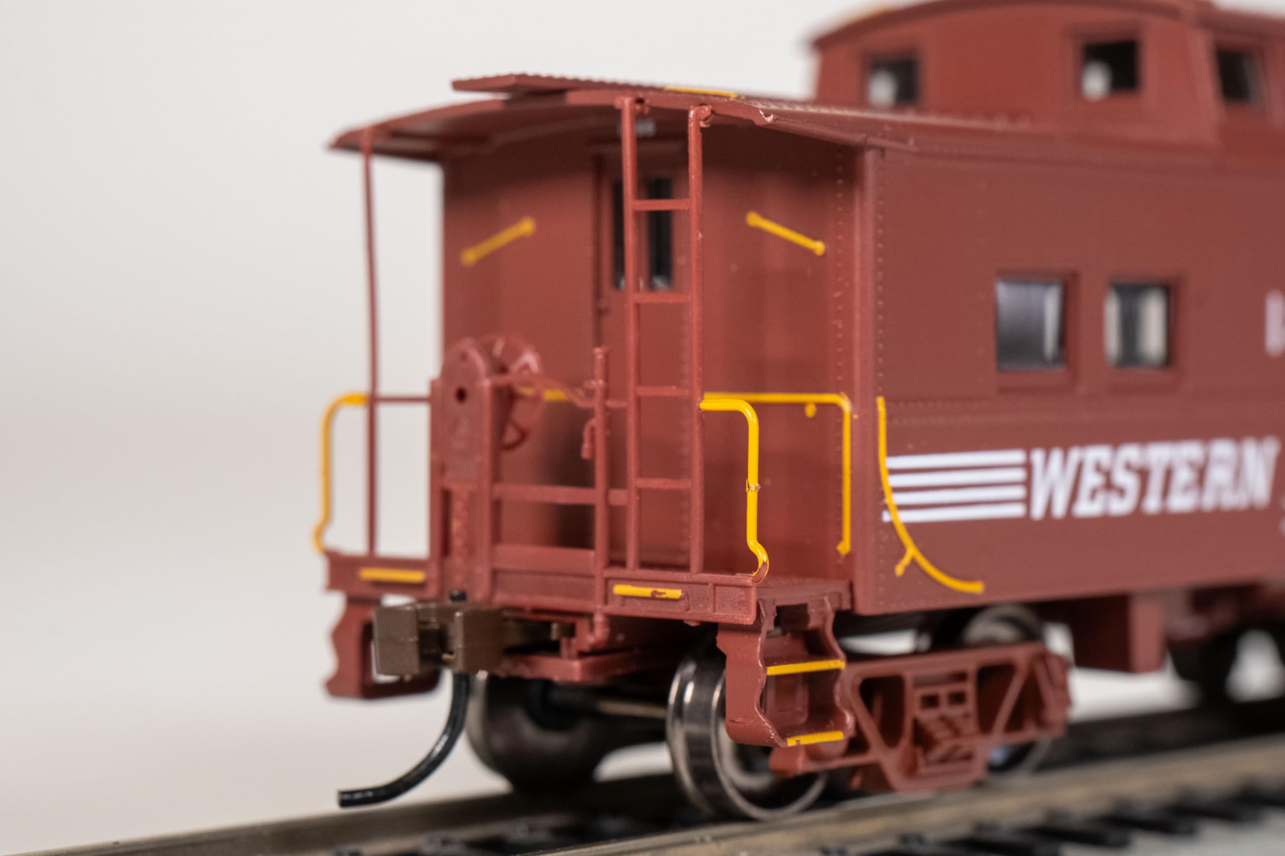 Bachmann Trains Northeast Steel Caboose - Western Maryland #1863 (Speed Lettering) - HO Scale, Protypical Brown