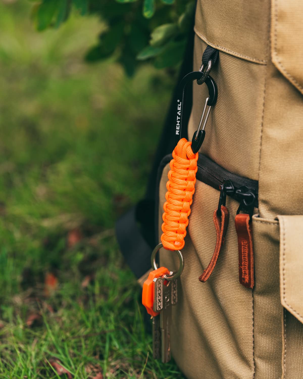 REHTAEL Paracord Keychain with Carabiner- Military Braided Paracord Carabiner Keychain Clip with Strap for Keys/Men/Women- 4-pack (4Pack; 2black+1blue+1orange)