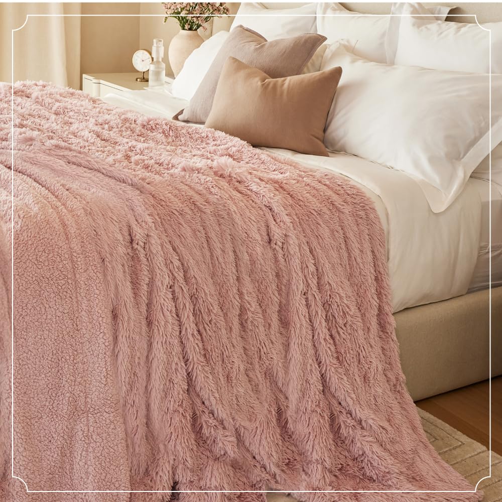 The Connecticut Home Co Bedding Blanket, Queen 90x90, Soft Plush Shag and Sherpa, Warm Throws for Bed, Gift for Women, Bedroom Luxury Home Decor Accent Blankets for Couch Sofa Chair, Dusty Rose