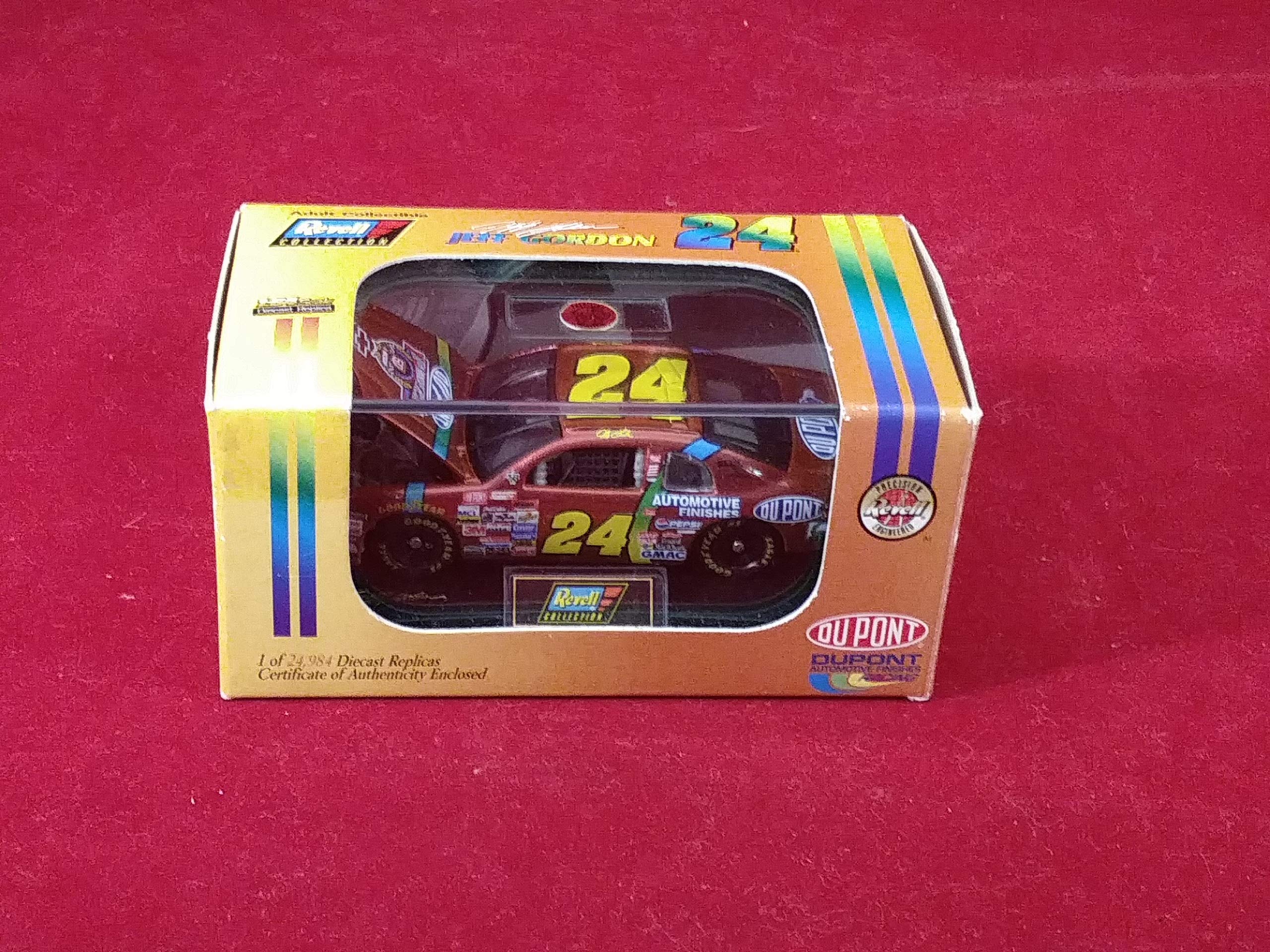 Revell 1998 Collection 1:64 Jeff Gordon #24 DuPont Chromalusion /24984 NASCAR
