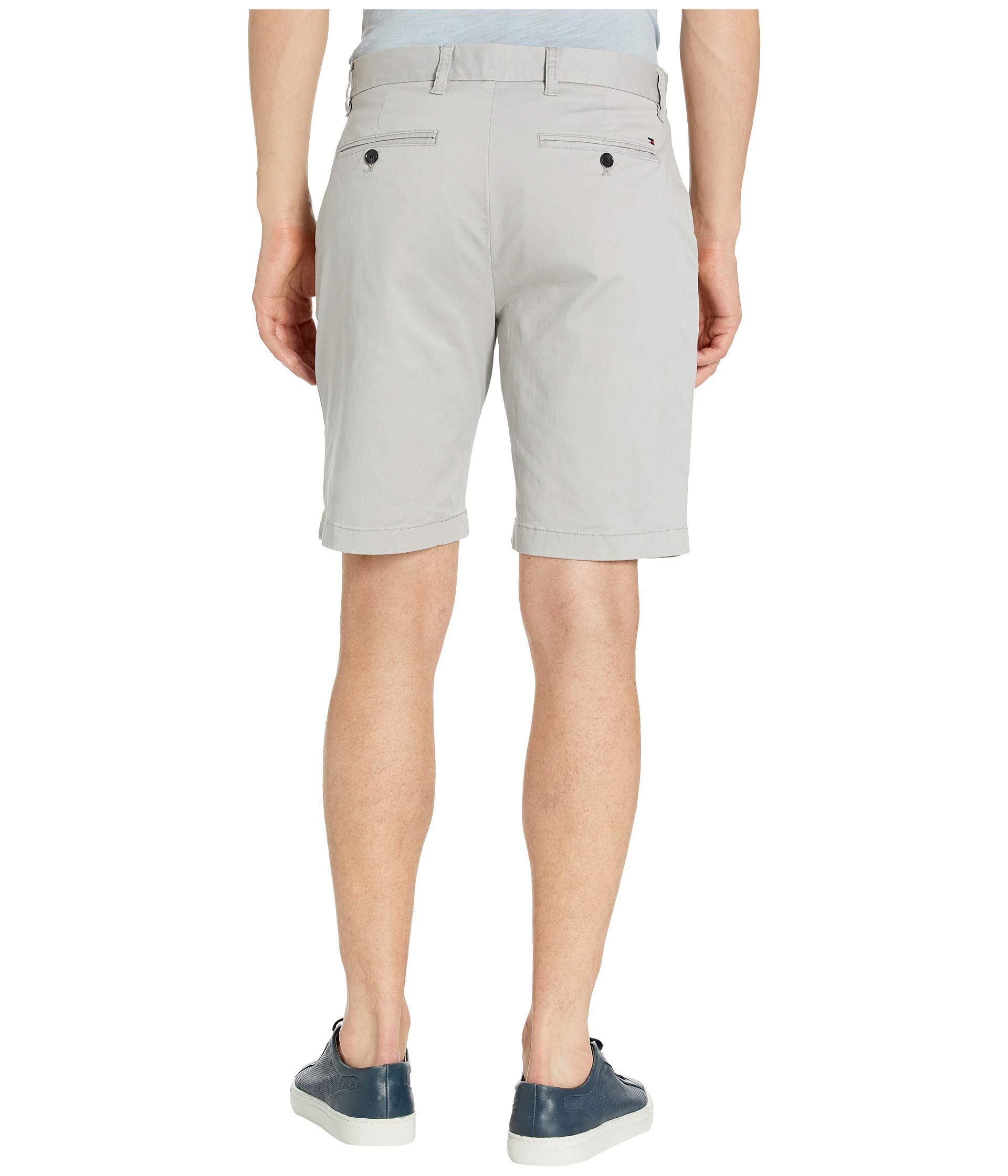 Tommy Hilfiger Men's Casual Stretch Chino Shorts, Drizzle, 33