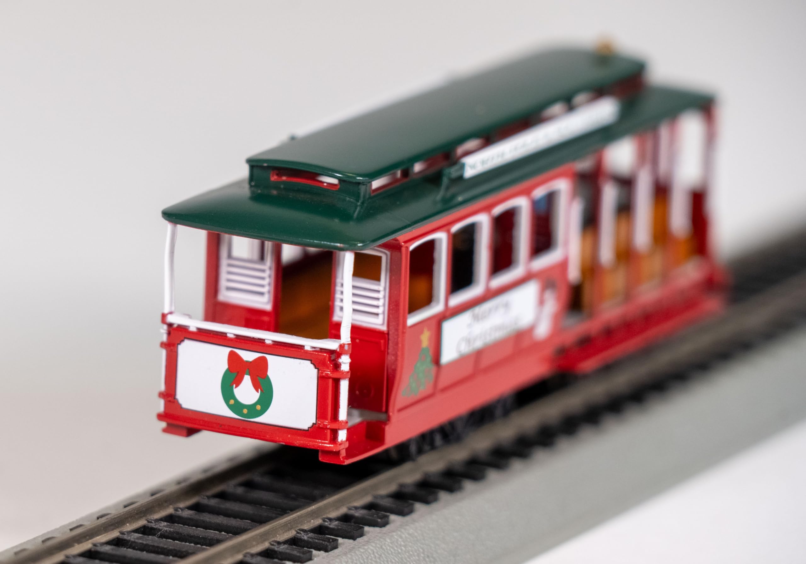Cable Car with Grip Man - Yellow & Red - HO Scale