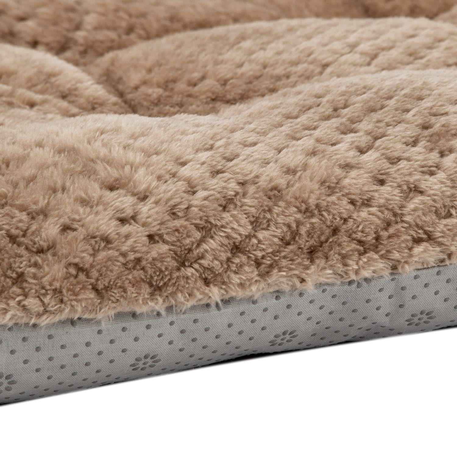 WONDER MIRACLE Fuzzy Deluxe Pet Beds, Super Plush Dog or Cat Beds Ideal for Dog Crates, Machine Wash & Dryer Friendly (15" x 23", S-Mocha)