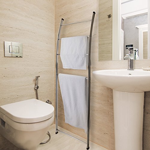 MyGift Silver Chrome-Plated Metal Wall Leaning Decorative Bath Towel Rack Storage Ladder with 4 Rungs and Curved Design, Free Standing Towel Drying Stand with Top and Bottom Non-Slip Rubber Feet