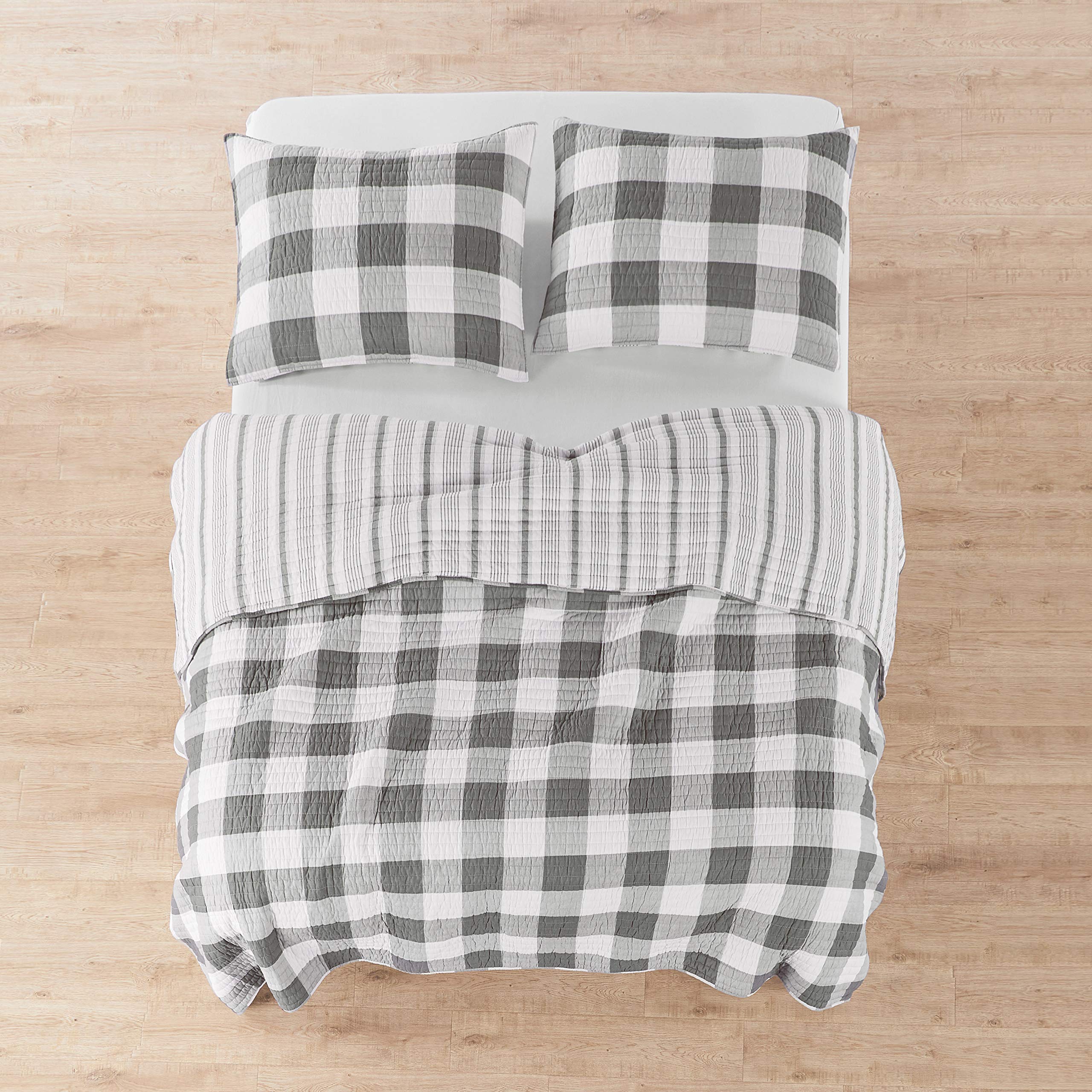 Levtex Home - Camden Quilt Set -Full/Queen Quilt + Two Standard Pillow Shams - Buffalo Check in Grey and Cream - Quilt Size (88 x 92 in.) and Pillow Sham Size (26 x 20 in.)- Reversible Pattern -Cotton