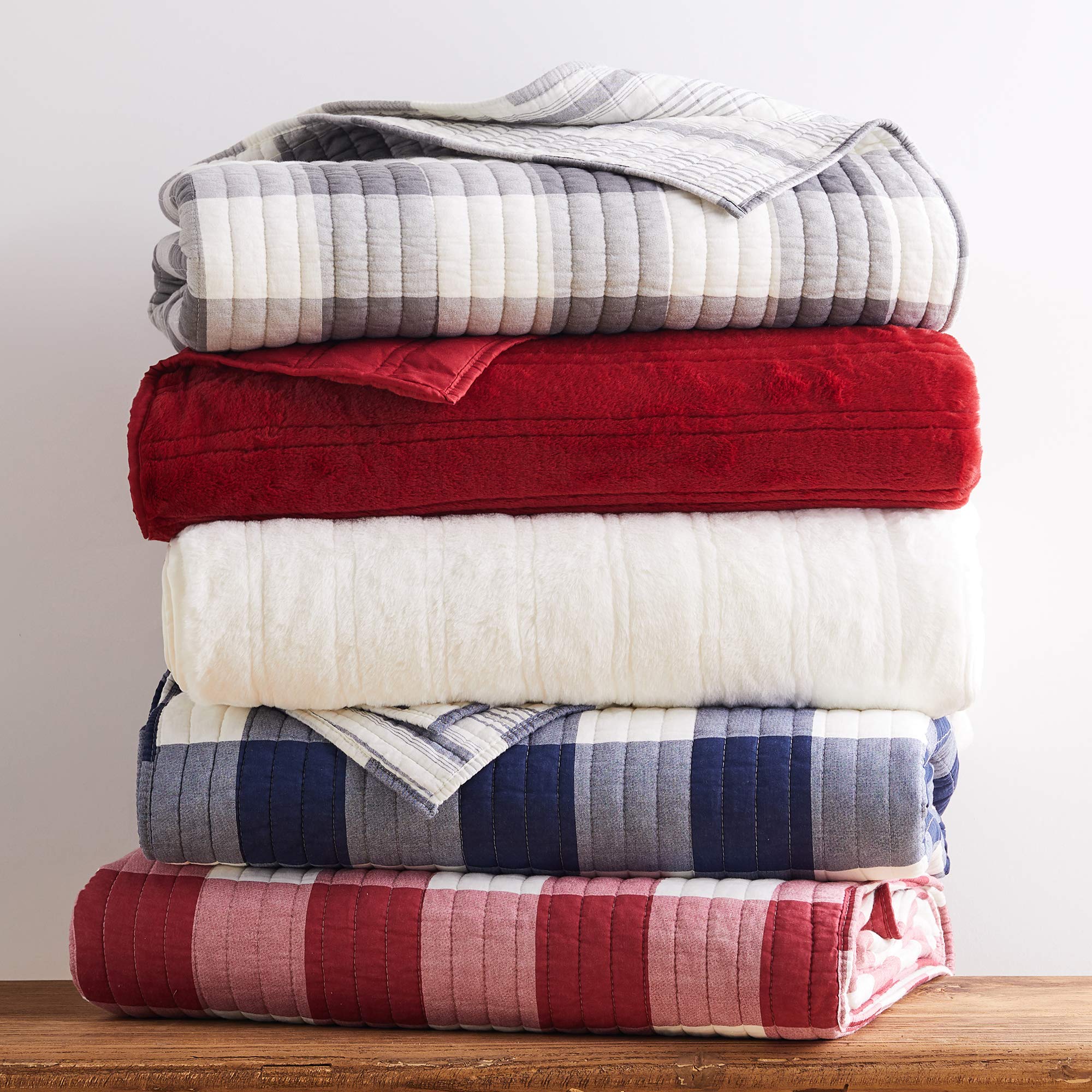 Levtex Home - Camden Quilt Set -Full/Queen Quilt + Two Standard Pillow Shams - Buffalo Check in Grey and Cream - Quilt Size (88 x 92 in.) and Pillow Sham Size (26 x 20 in.)- Reversible Pattern -Cotton
