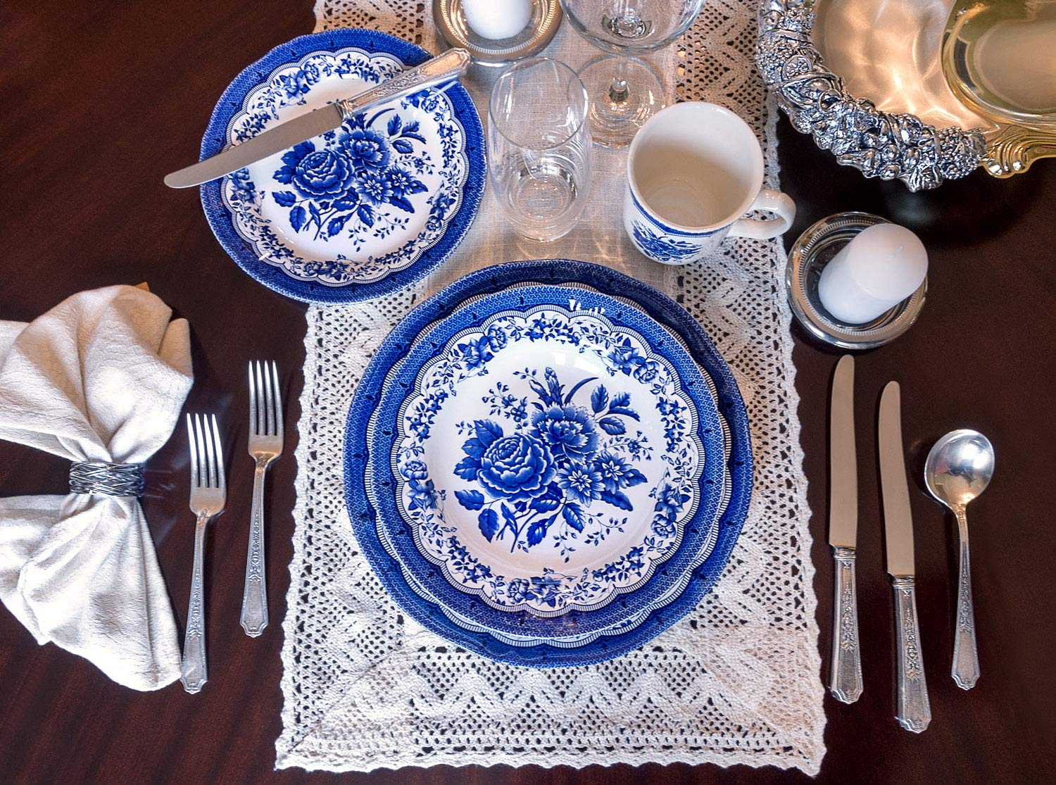 TUDOR ROYAL 24-Piece Porcelain Round Dinnerware Set, Service for 6, VICTORIA BLUE Design, Blue Floral, Plates Bowls Mugs Dishes, Premium Quality Ceramic Tableware, Unique Pattern, Glossy