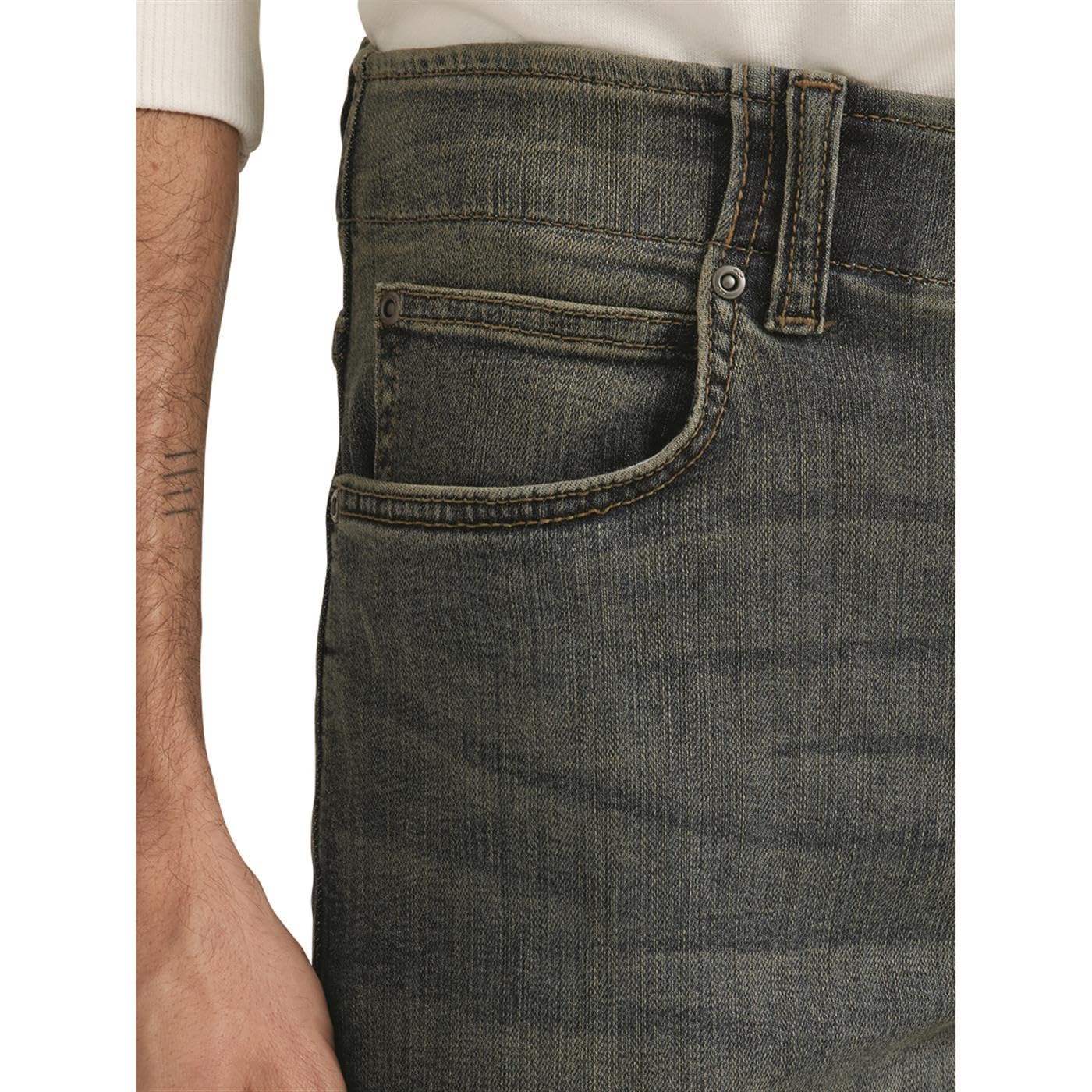 Lee Men's Extreme Motion Straight Taper Jean Maverick 36W x 32L