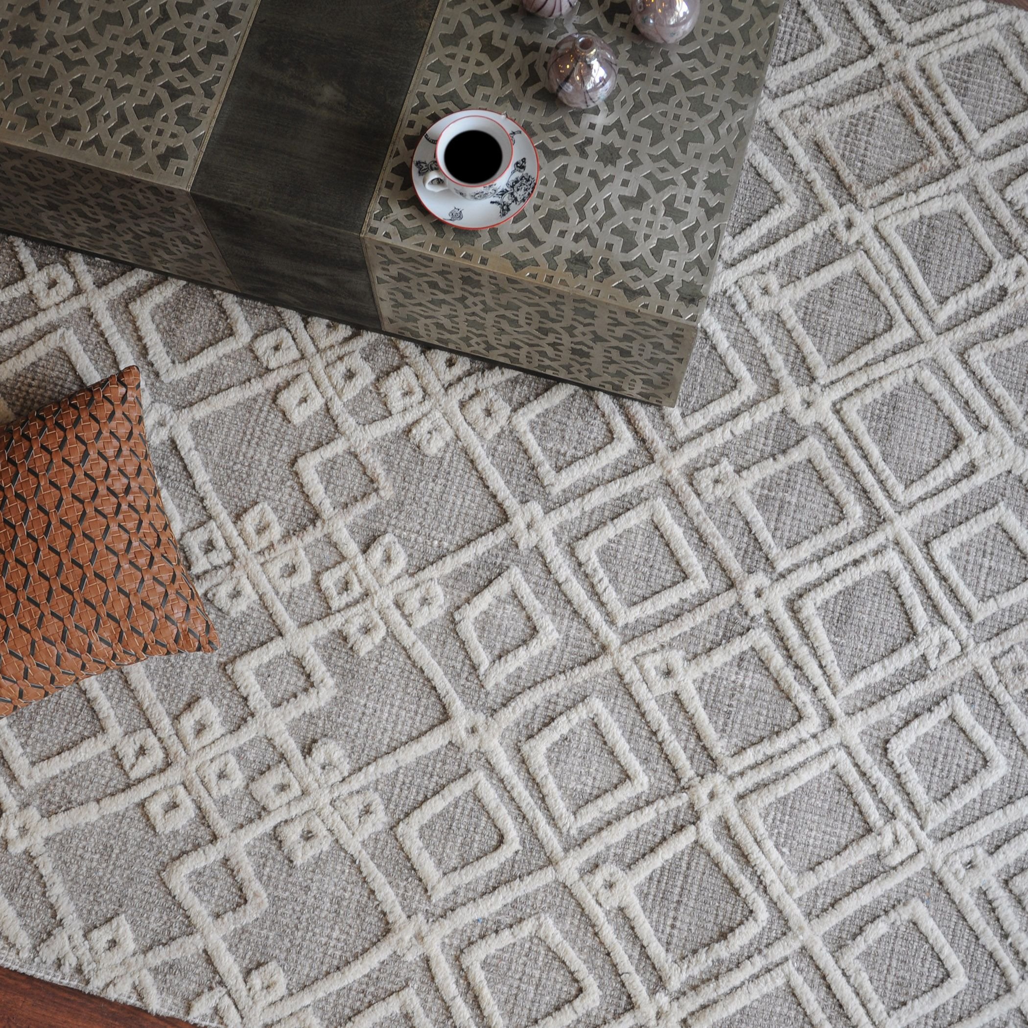 MY SWANKY HOME Gray White Ivory Wool Geometric Diamond Pattern Area Rug | 8 x 10 Tribal Ethnic