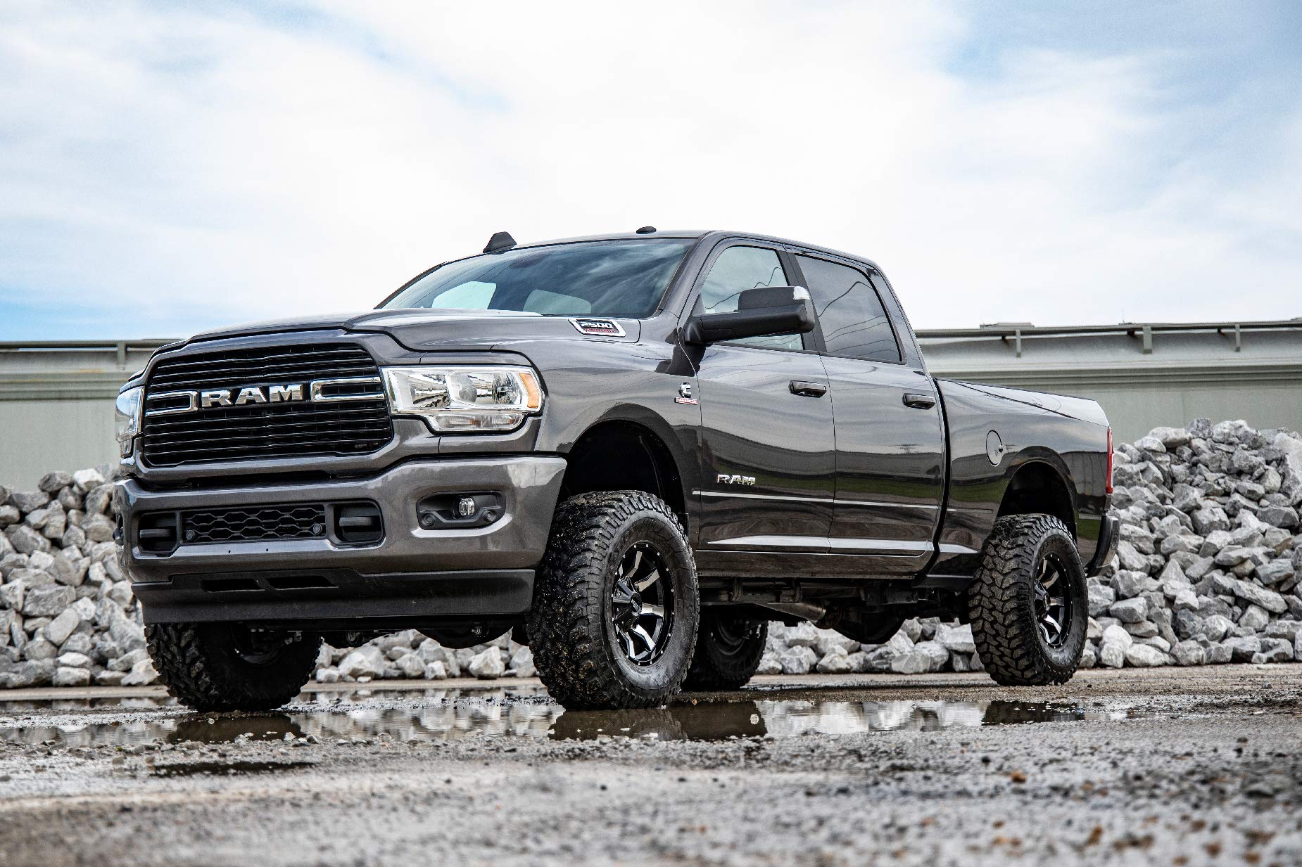 Rough Country 2.5" Suspension Leveling Kit for 2014-2024 Ram 2500/3500 4WD - 377