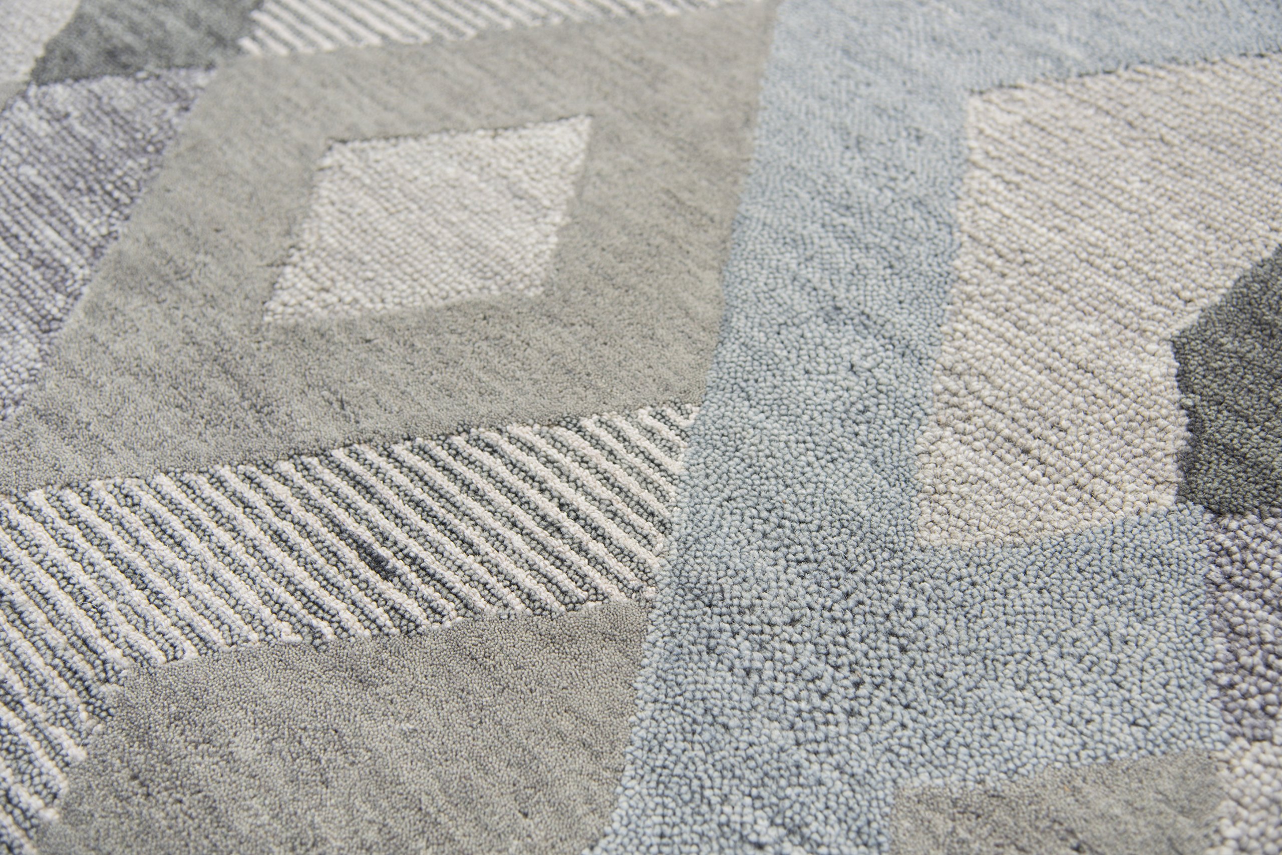 Rizzy Home | ID927A | Idyllic Collection | Wool Area Rug | 8' x 10' | Natural /Gray/Rust/Blue Geometric