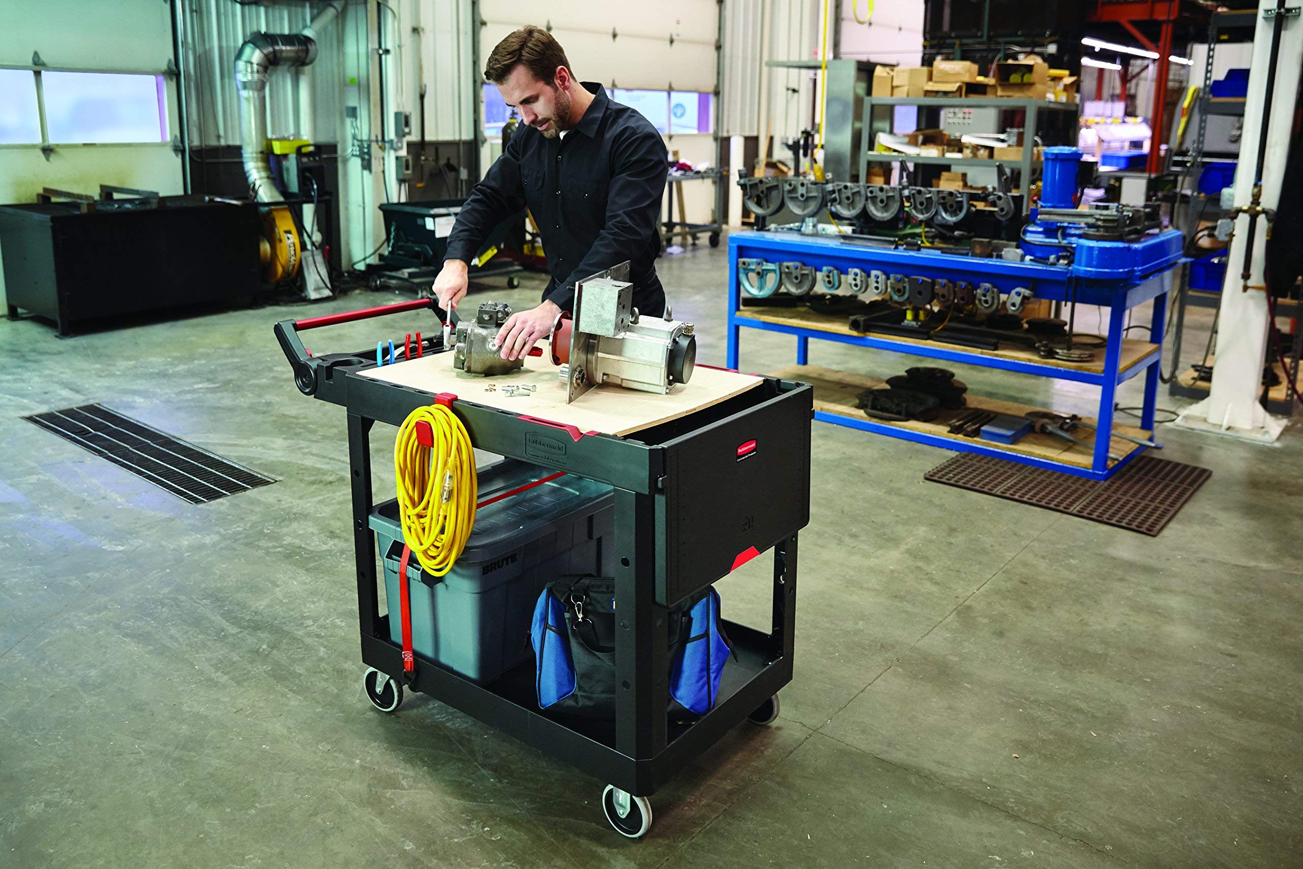 Rubbermaid Commercial Products Heavy Duty Adaptable Utility/Service Cart, Medium, 500 lb. Capacity, Black, for Warehouse/Garage/Cleaning/Maintenance