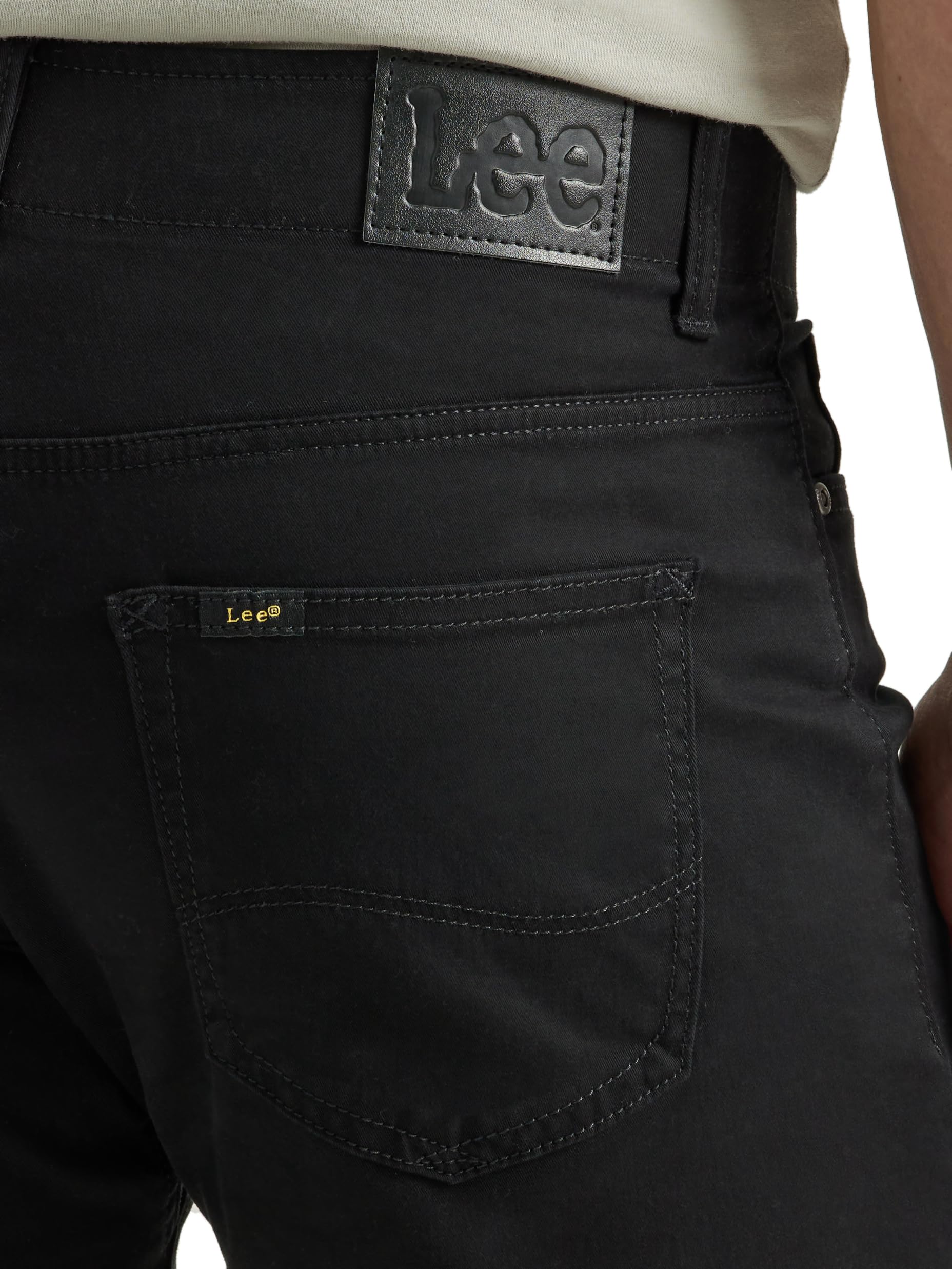 Lee Men's Extreme Motion Slim Straight Jean Black 32W x 34L