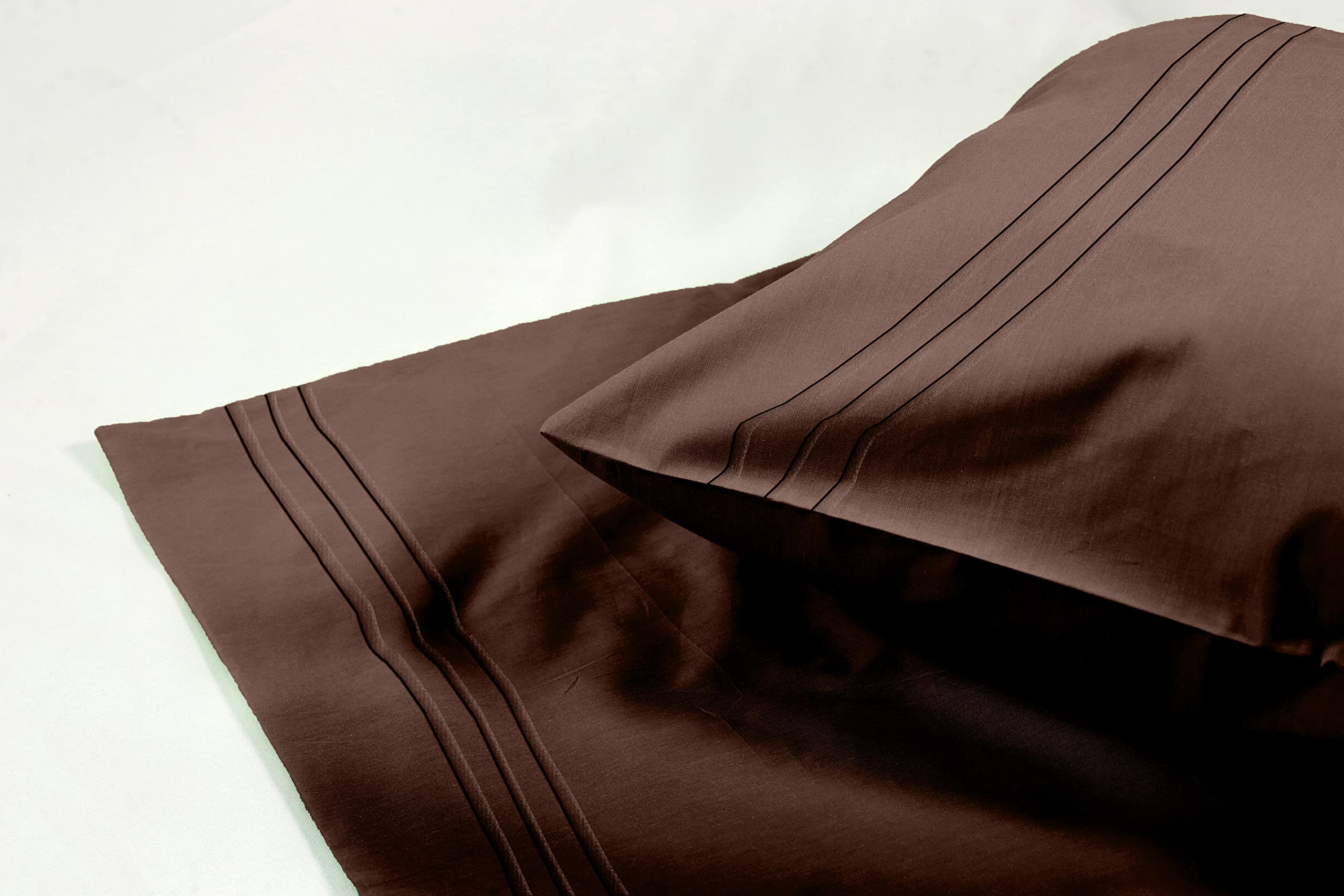 Elegant Comfort 1500 Thread Count Embroidered Egyptian Quality Luxurious Silky Soft Wrinkle & Fade Resistant 2-Piece Pillowcase, King, Chocolate Brown