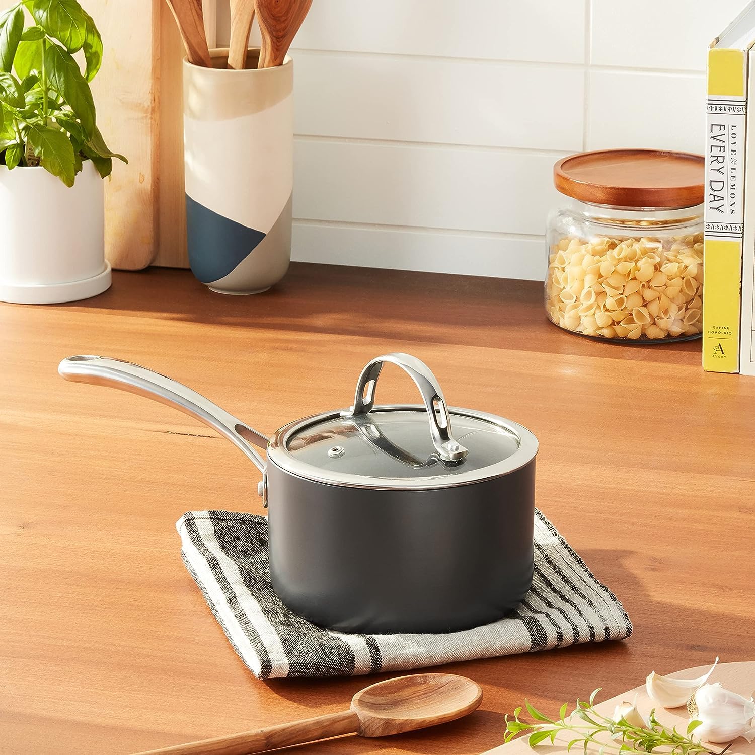 Cooks Standard 1-Quart Saucepan Hard Anodized Nonstick with Glass Lid, Cooking Sauce pot Milk Pan, Black