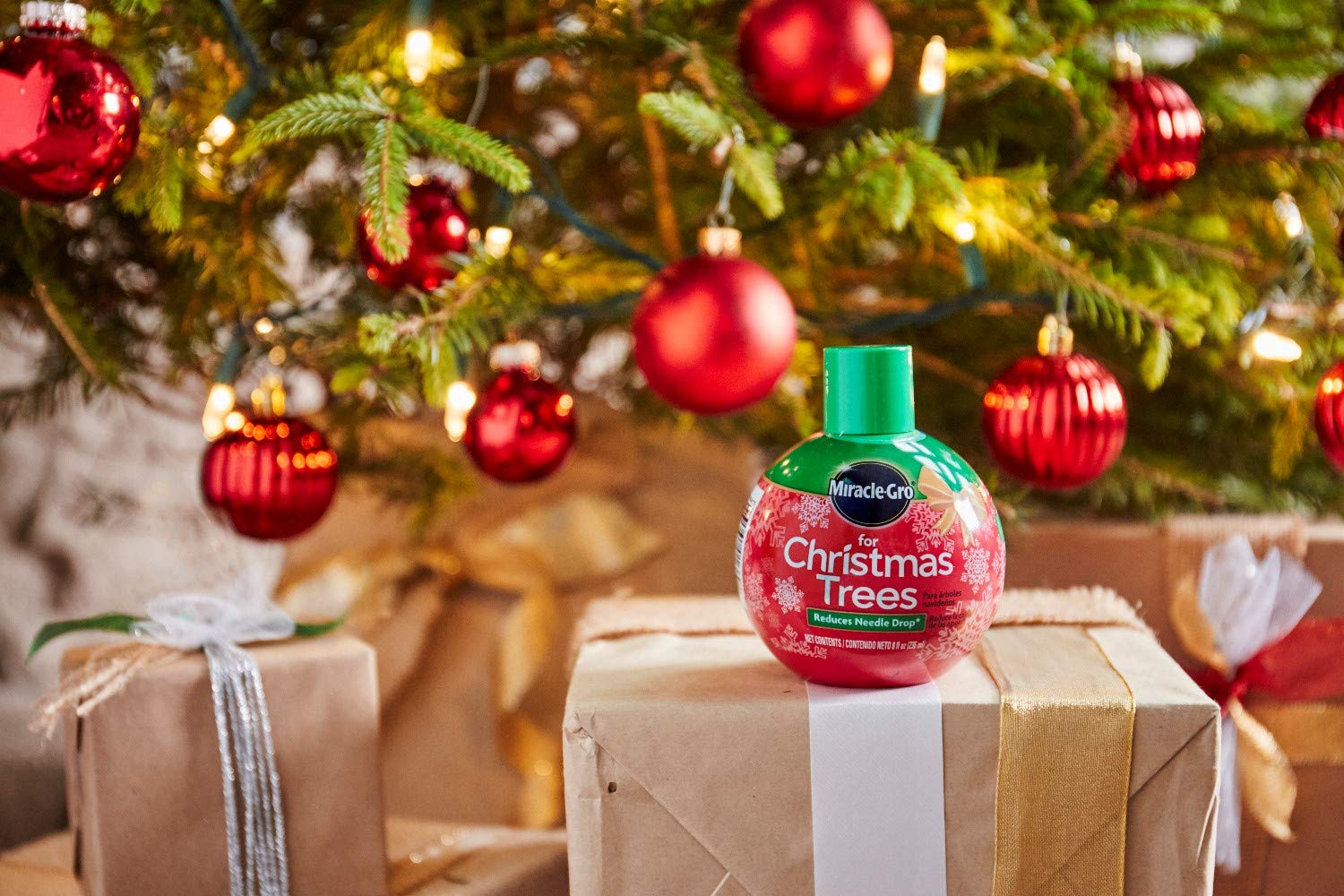 Miracle-Gro for Christmas Tree Plant Food, Hydrates Trees and Keeps Christmas Trees Green All Holiday Season, 12 Pack