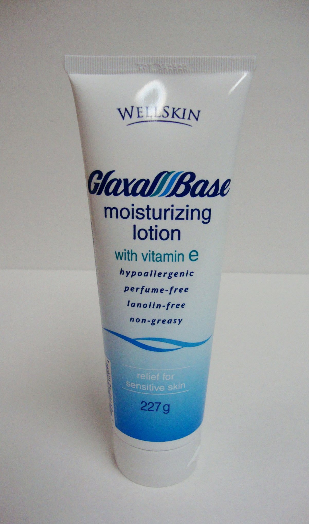 WellSkin GLAXAL Base MOISTURIZING Lotion Relief for Dry, Chapped & Rough Skin 227 g (8 oz)