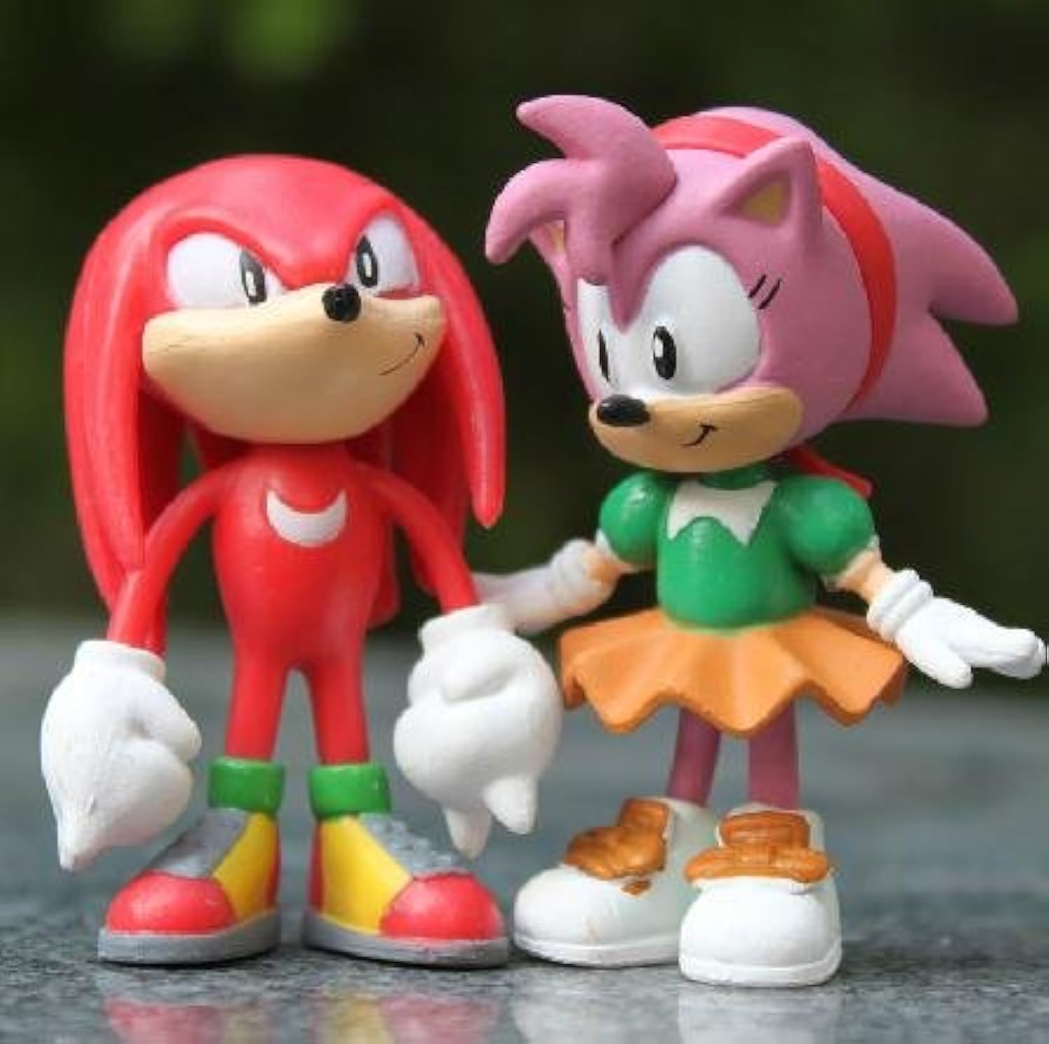 Sonic Multi Pack 2" Action Figure (6 Classic Figures - Knuckles, Sonic, Super Sonic, Amy, Metal Sonic and Tails) TRU Exclusive