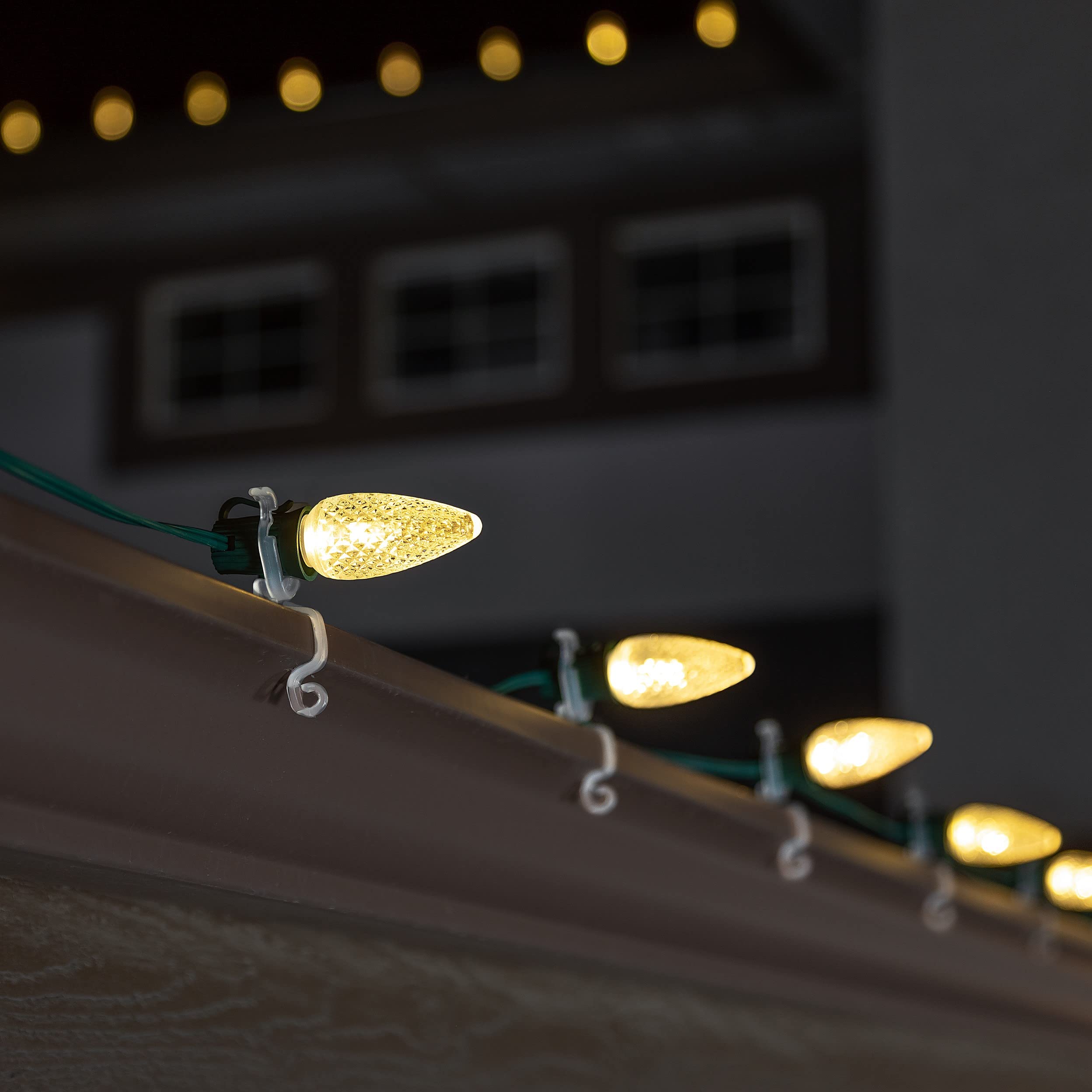 Holiday Lighting Outlet Christmas Light Clip | All in One Plus | Use with C9, C7, and LED Mini Lights | Christmas Light Hangers for Gutters | 100 Pack
