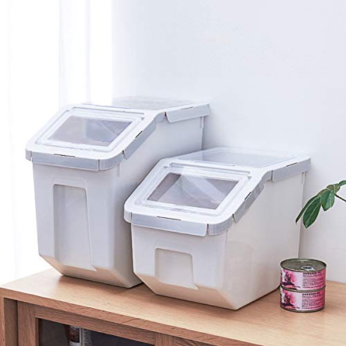 PENCK Dog Food Storage Container Rice Dispenser Cat Pet Food Storage Bin Airtight Plastic flour Holder Cereal Grain Organizer Box with Locking Lid, Measuring Cup, Scoop & Wheels, 5-6kg Capacity, Grey, Small