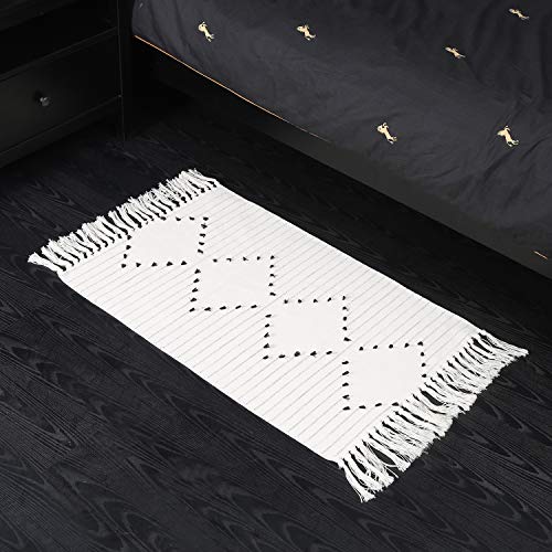 Boho Hand Woven Bathroom Rug Fringe Rug for Bedroom Cotton Woven Tassel Throw Rug, Moroccan Accent Tribal Decorative Throw Floor Carpet , Exquisite Geometric Minimalist Style (2.0 ft x 3.0 ft, White)