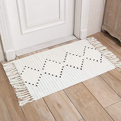 Boho Hand Woven Bathroom Rug Fringe Rug for Bedroom Cotton Woven Tassel Throw Rug, Moroccan Accent Tribal Decorative Throw Floor Carpet , Exquisite Geometric Minimalist Style (2.0 ft x 3.0 ft, White)