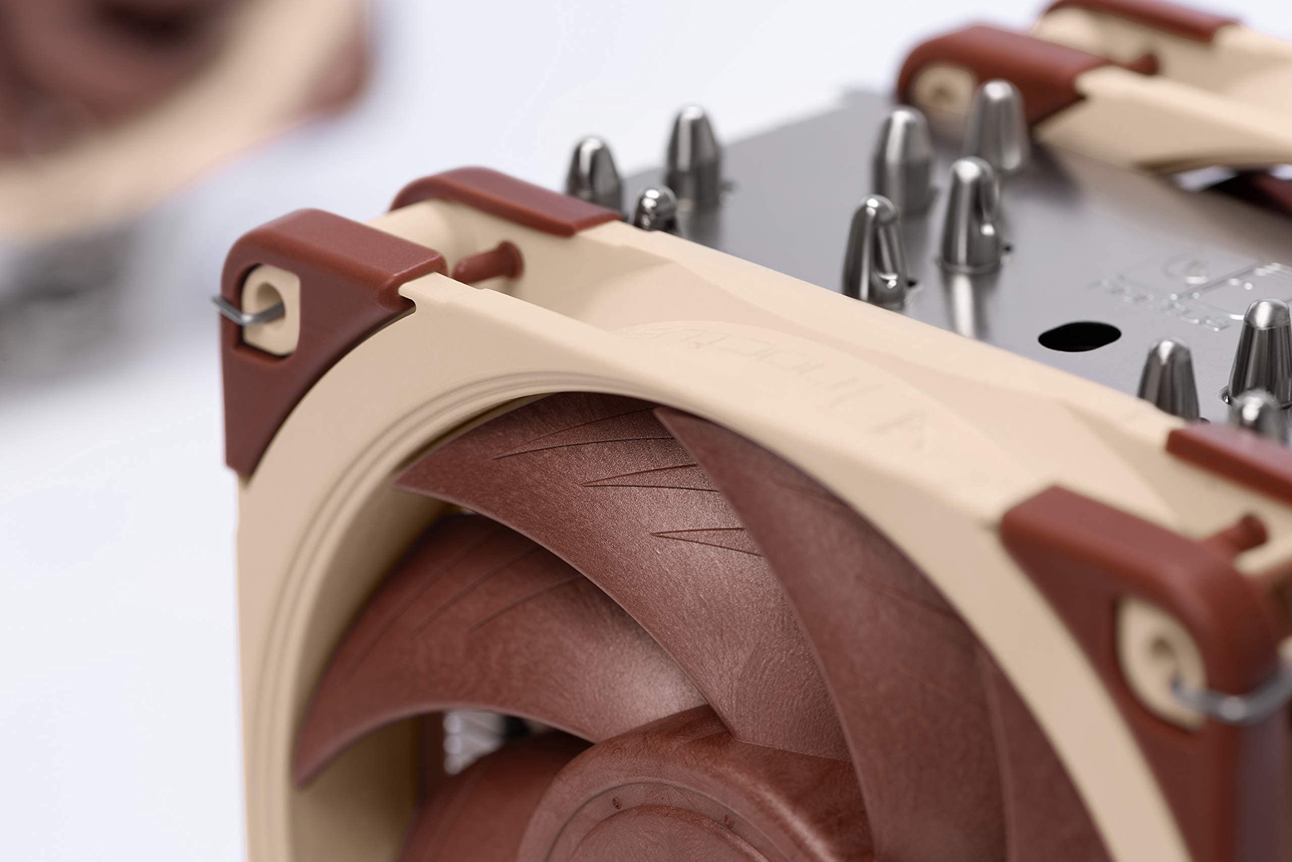 Noctua NH-U12A CPU Cooler with NA-HC8 chromax.White heatsink Cover