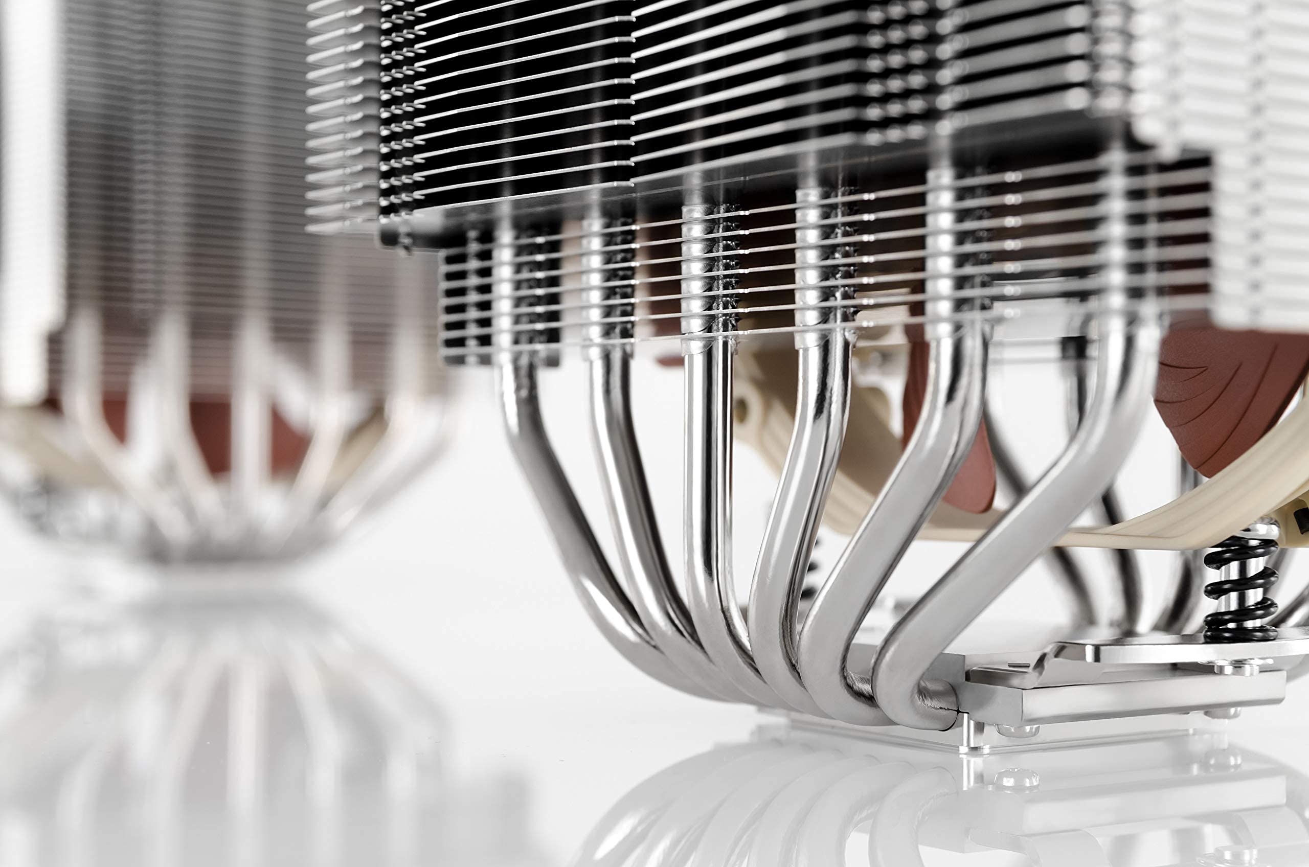 Noctua NH-D15 CPU Cooler with NA-HC4 chromax.White heatsink Covers
