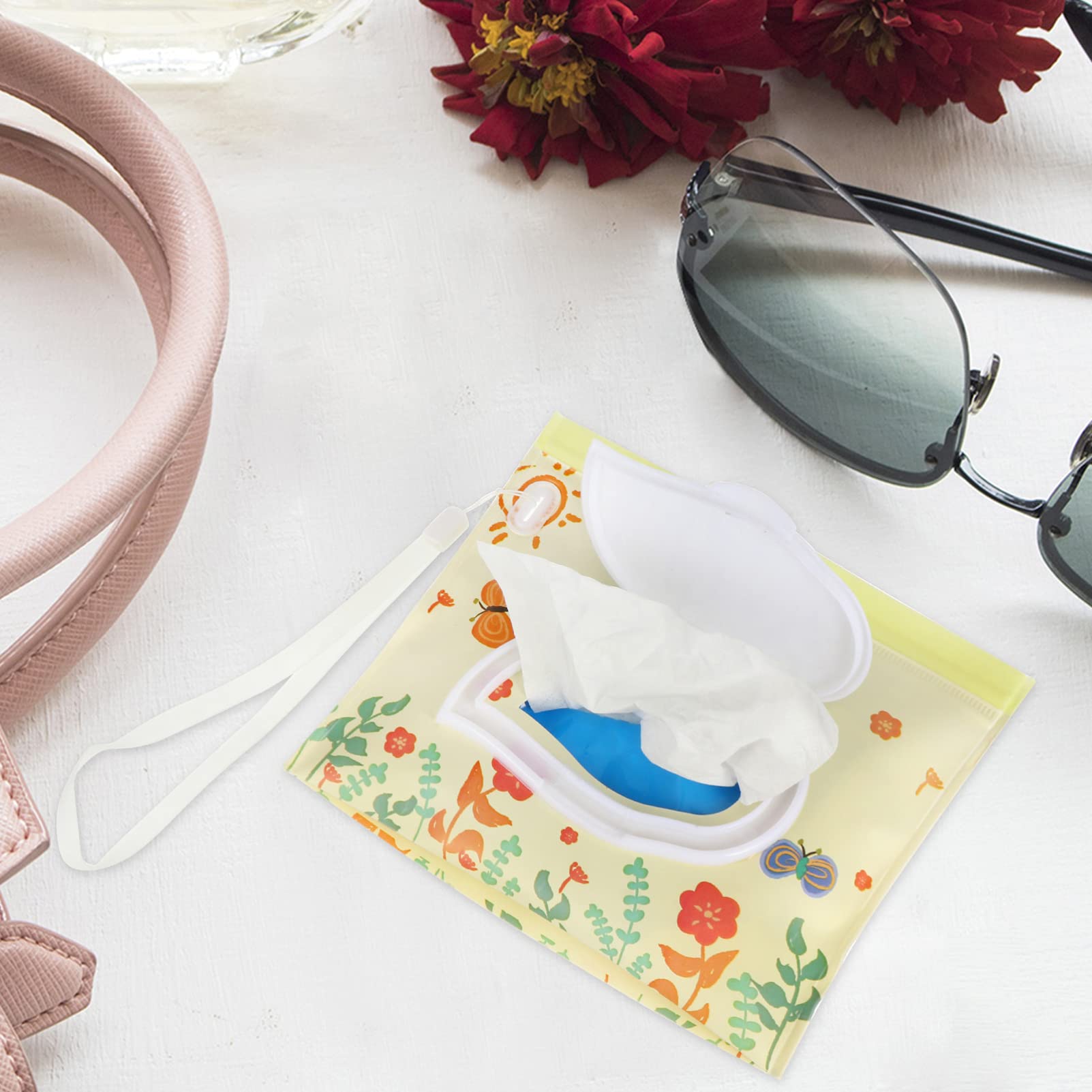 Toyvian Portable Wet Wipe Pouch: 4 Pieces Flower Pattern Wipe Dispenser Container- Refillable Reusable Baby Travel Diaper Wipe Carrying Case Holder