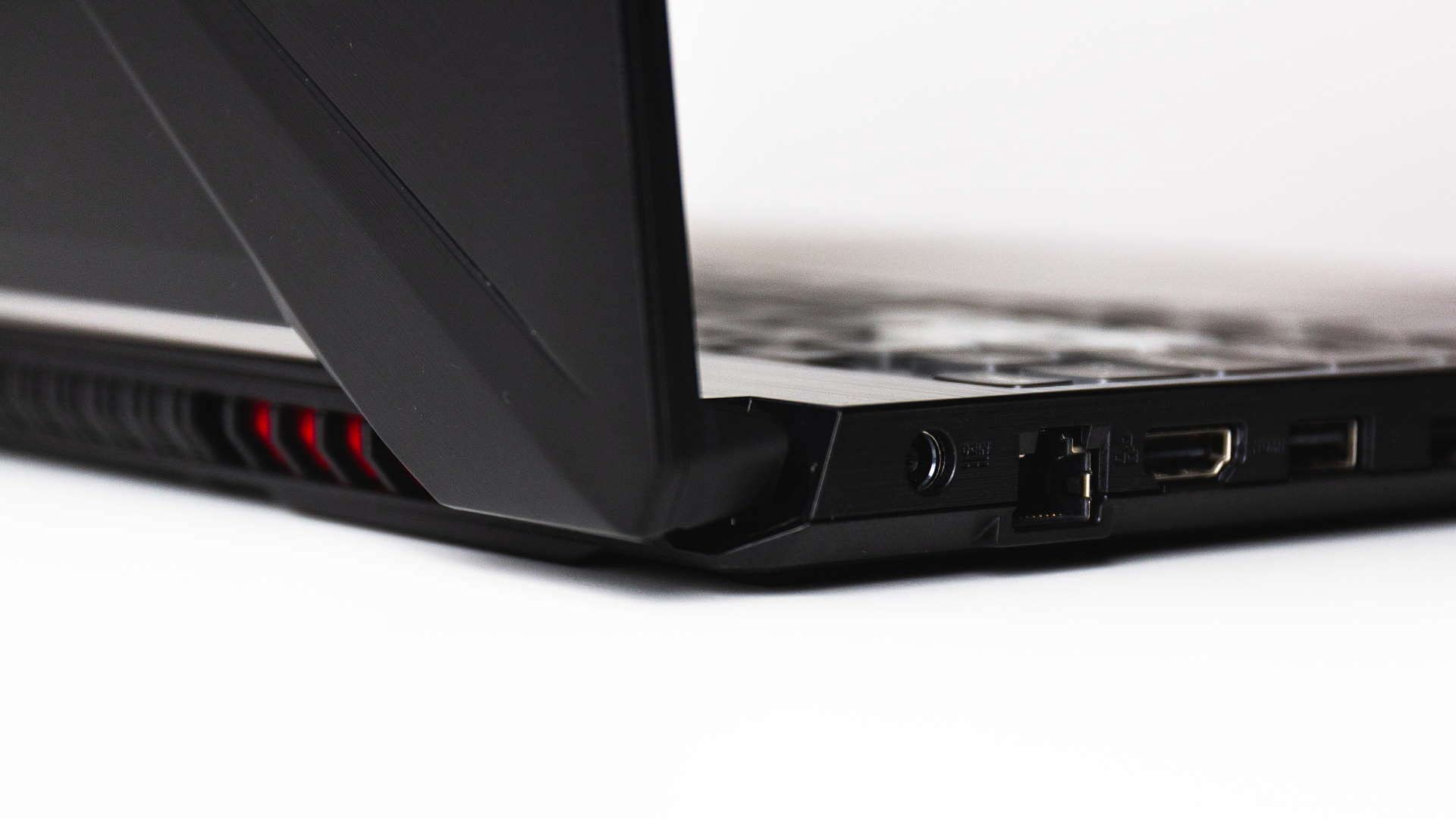 ASUS TUF 15.6โ FHD 144Hz IPS Gaming Laptop, AMD Ryzen 7 3750H Processor, NVIDIA GeForce RTX 2060, Webcam, Wi-Fi, Bluetooth, RGB Backlit Keyboard, Windows 10, CUE Accessories (16GB DDR4, 512GB SSD)