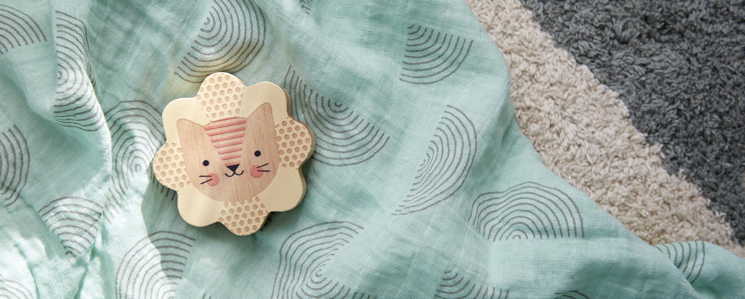 Petit Collage Friends Lion Rattle
