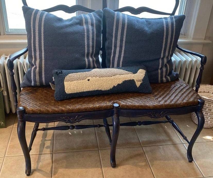 Chandler 4 Corners Artist-Designed Classic Whale Hand-Hooked Wool Decorative Throw Pillow (8” x 24”)