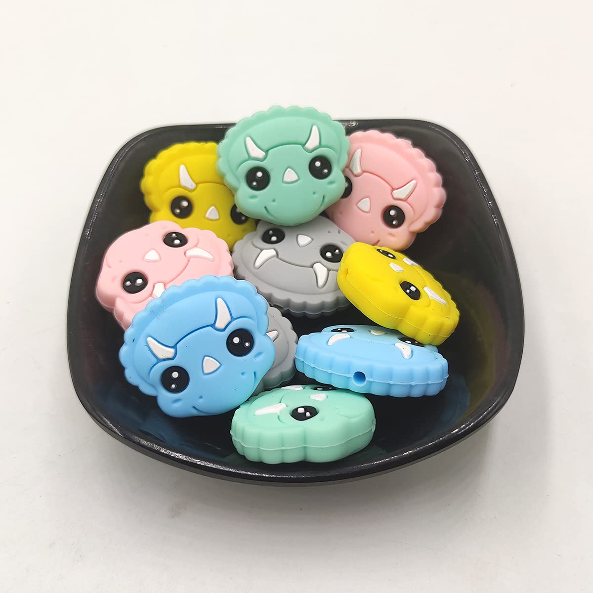 Arakierst 10pcs Silicone Dinosaur Pearl Focal Bead for Pen Mini Cute Silicone Animal Shape Beads for Keychain Making DIY Beading Woman Lanyards Jewelry Craft